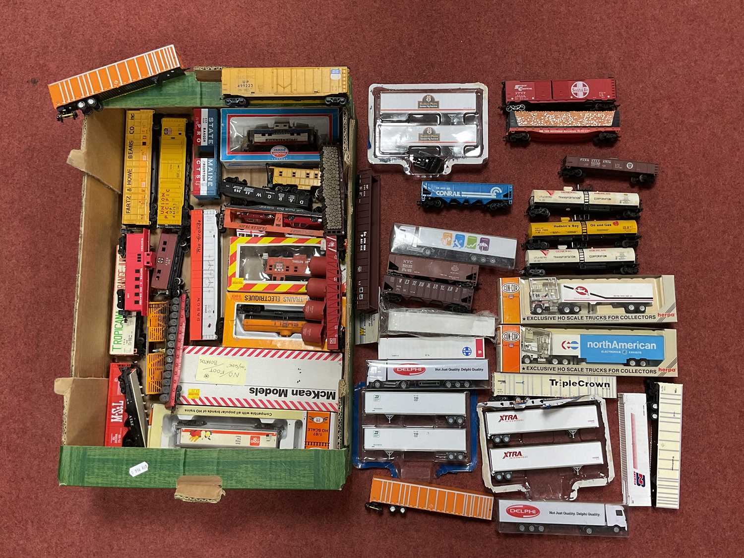 Approximately thirty items of HO scale American freight wagons and ...