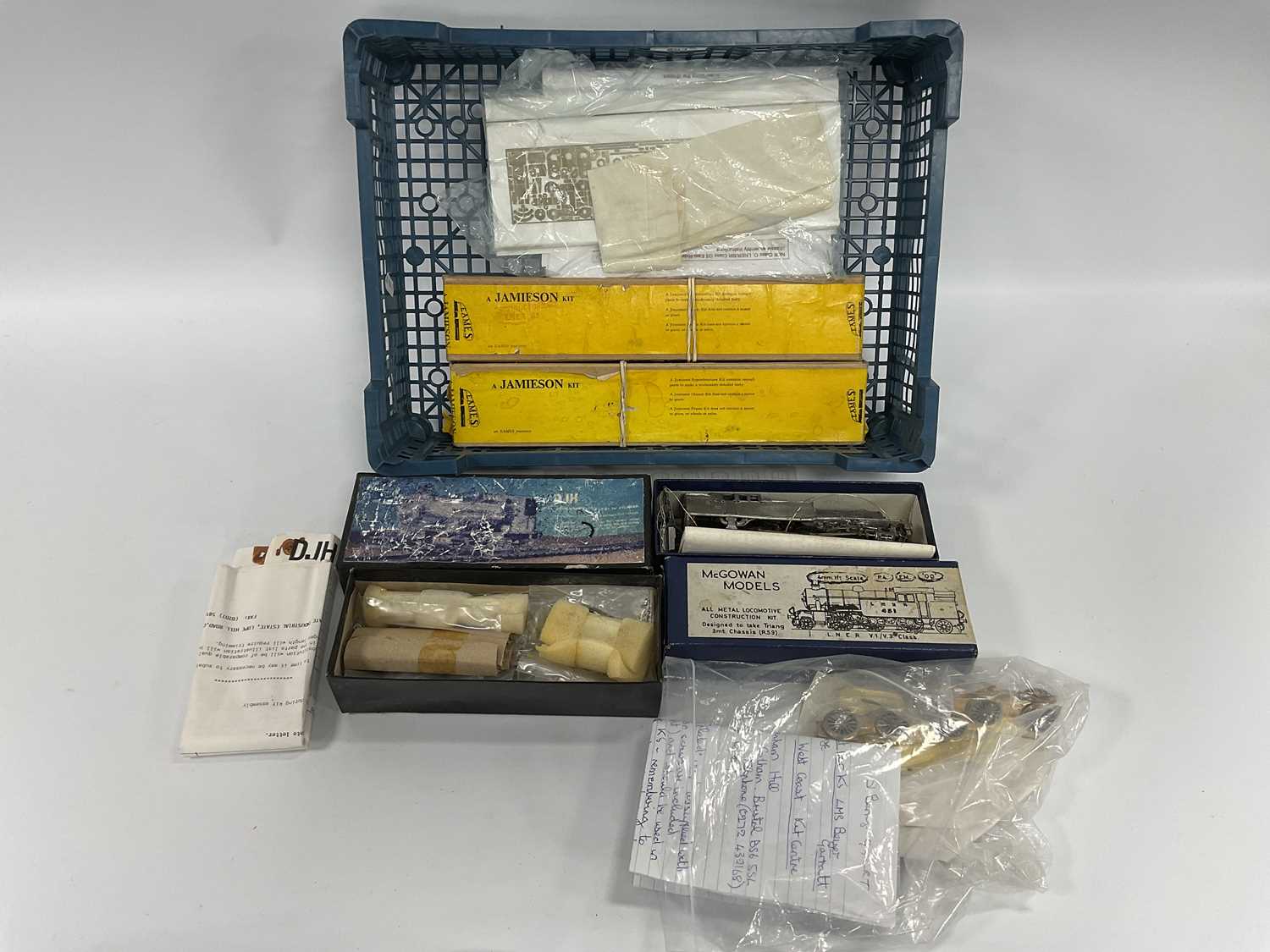 Four 00 gauge metal locomotive kits: Jamieson A3 and V2 body kits; a ...