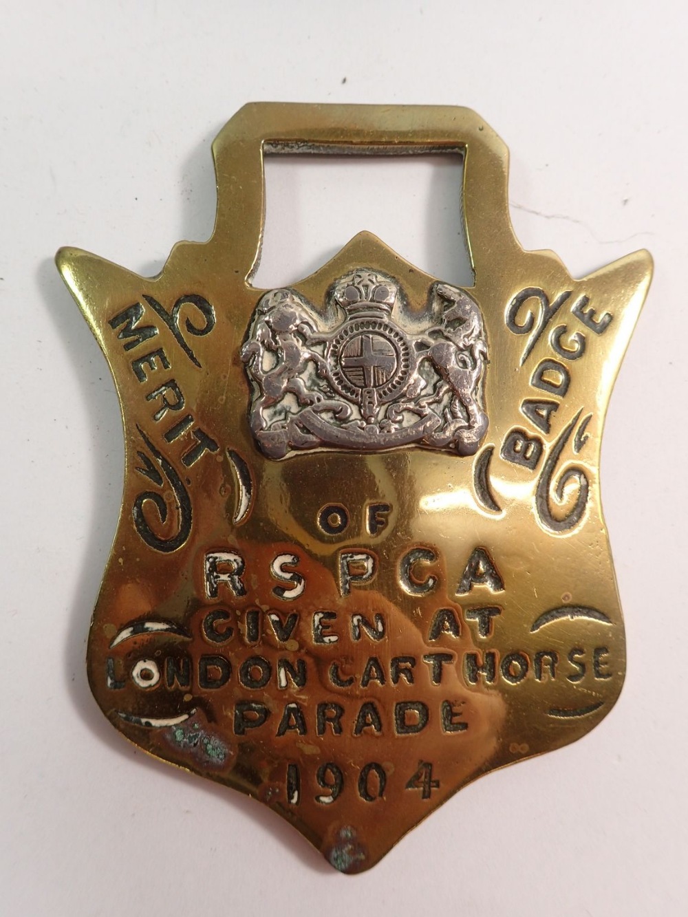 Various horse brasses, some mounted plus a Merit RSPC parade cart horse ...