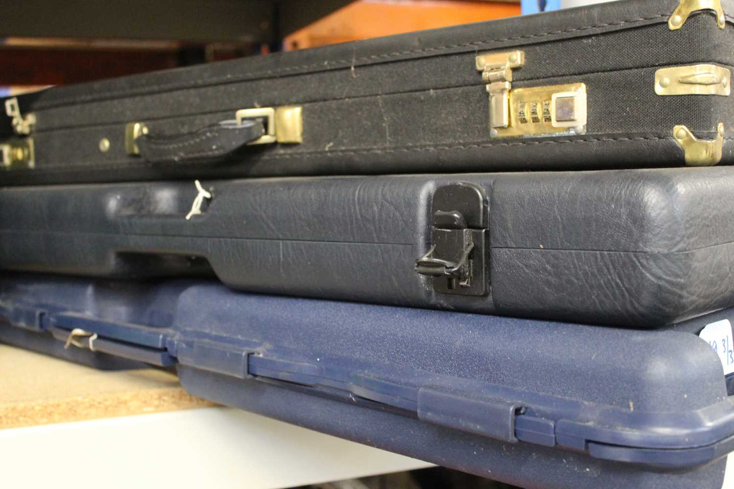 Browning hard plastic gun case, and two Beretta fitted gun cases (3)