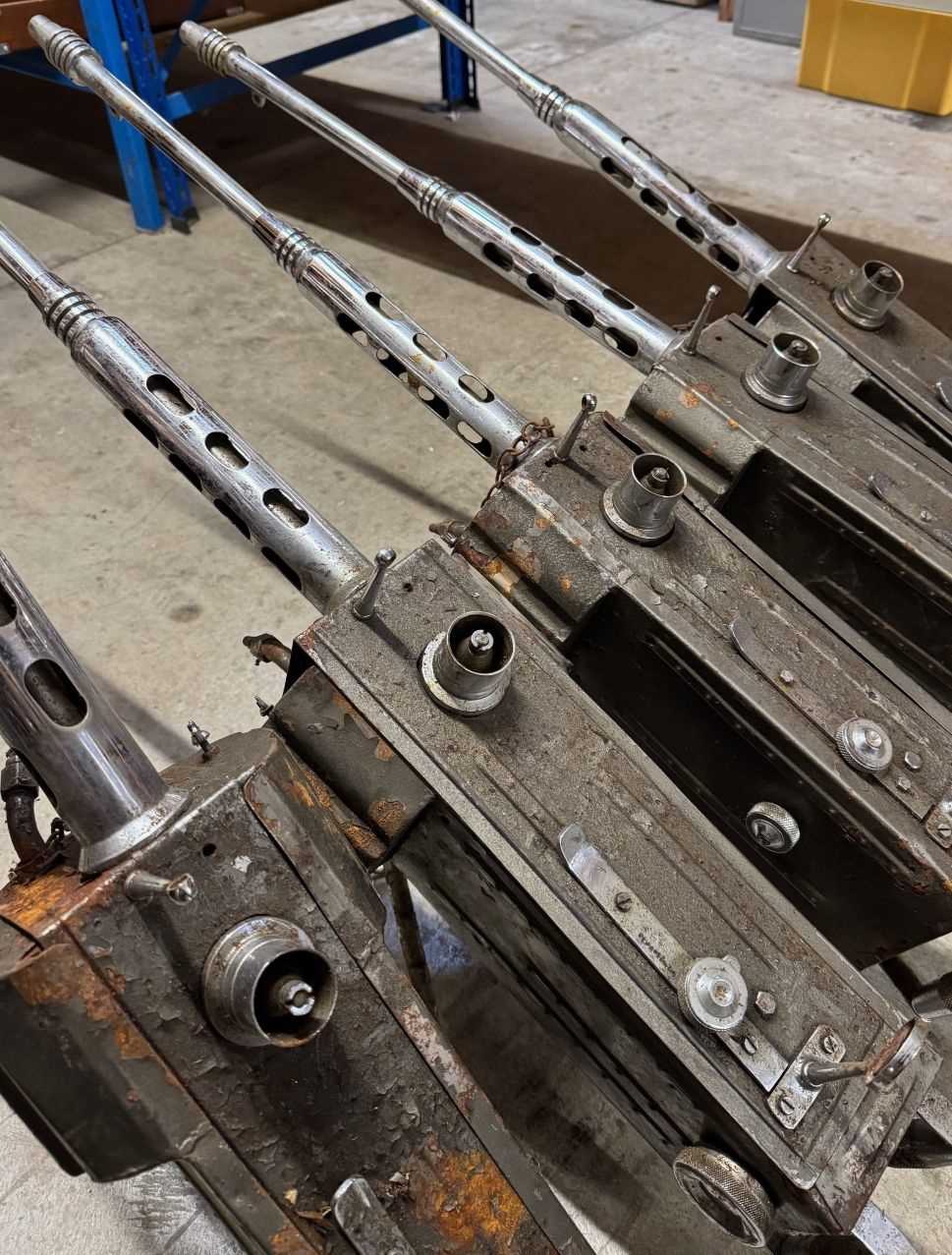 Five compressed air-powered amusements/fun fair repeating air guns ...