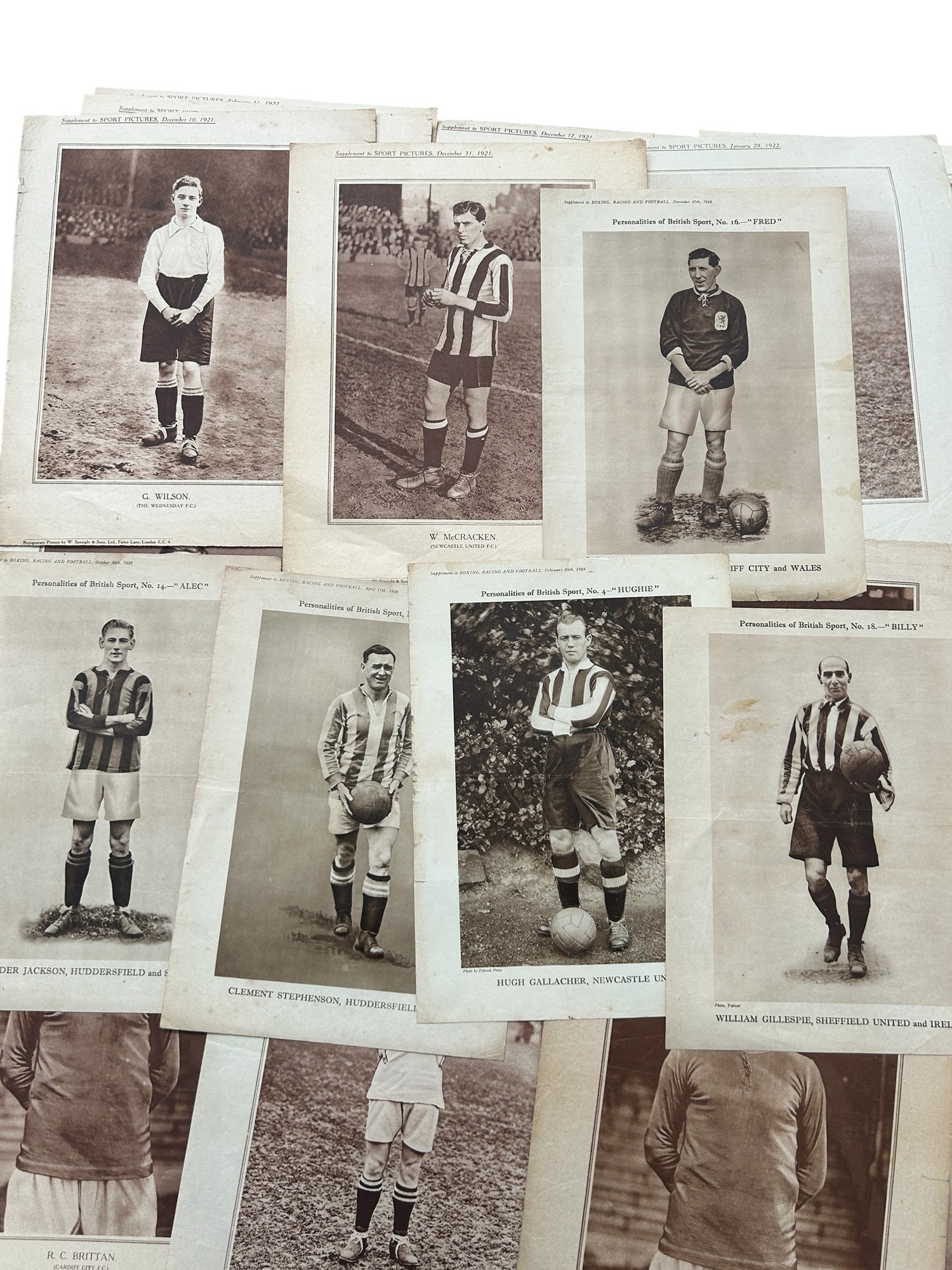 COLLECTION OF 1920S FOOTBALL MAGAZINE SUPPLEMENTS, X25 EXAMPLES, MAINLY ...