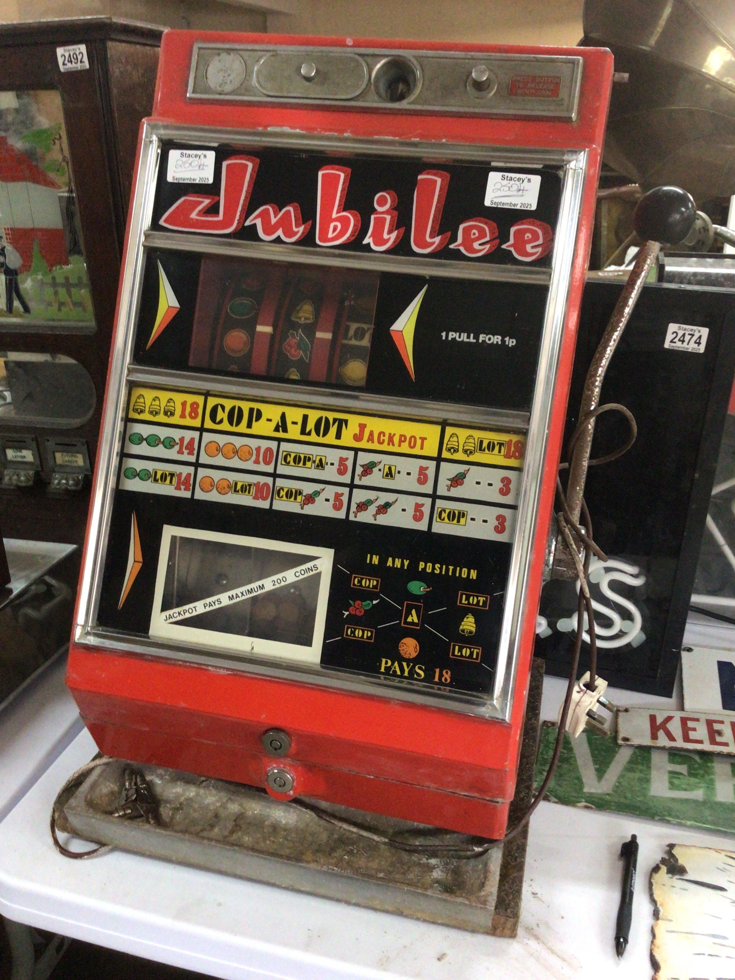 A Vintage Mechanical one arm bandit fruit machine The Jubilee set up ...