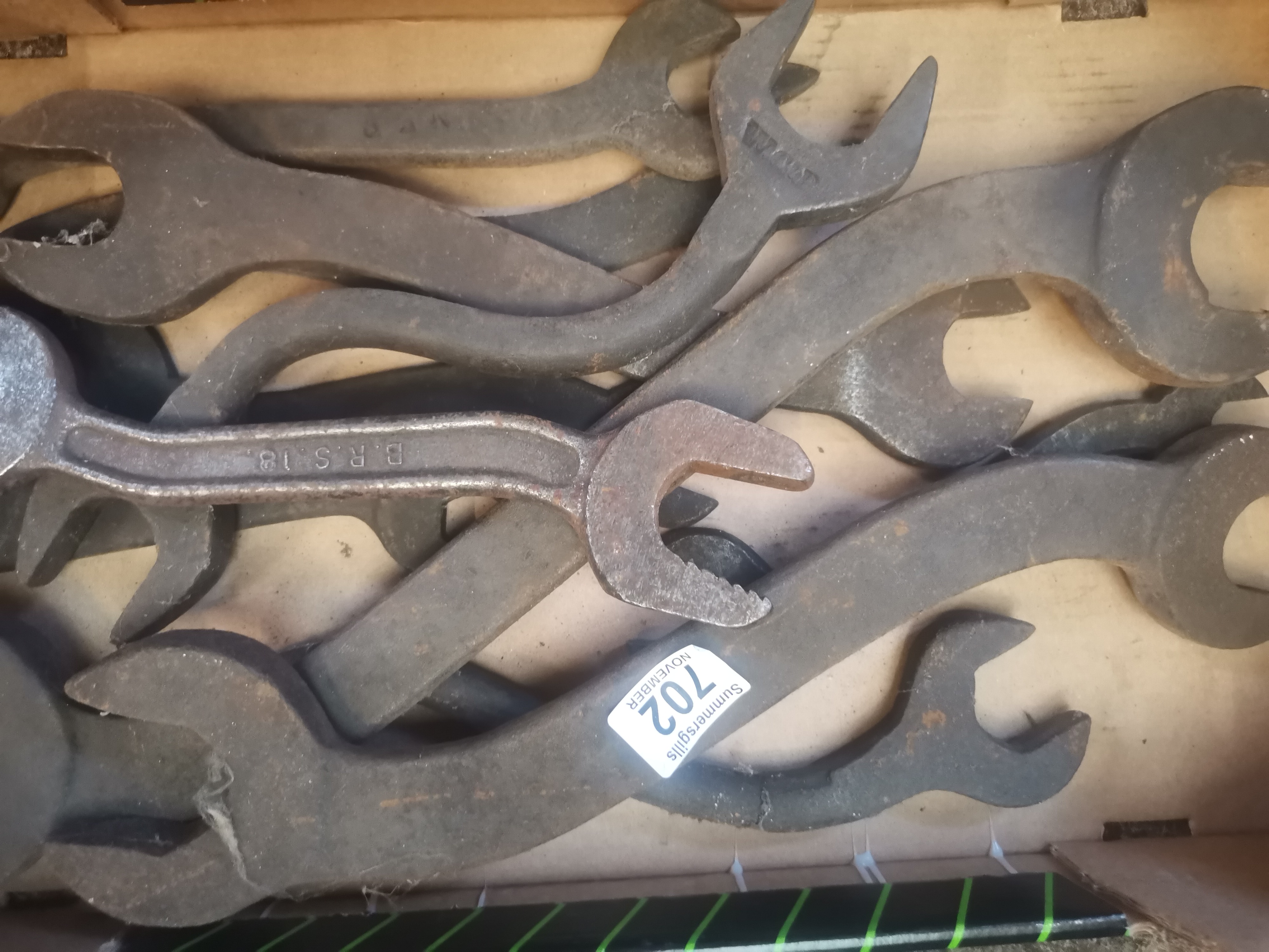 Collection of 11 vintage spanners of varying sizes