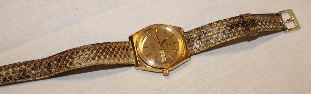 A gentlemans Omega Seamaster automatic wristwatch in gold-plated case ...
