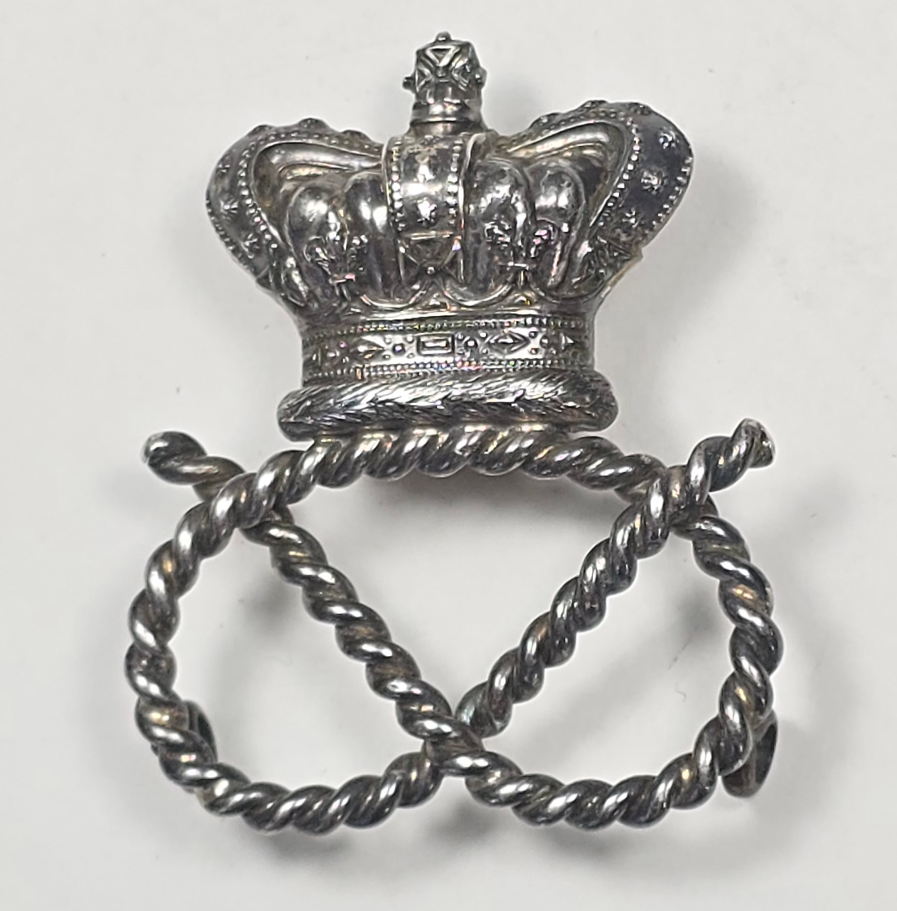38th (1st Staffordshire) Regiment. An officer’s glengarry (?) badge in ...