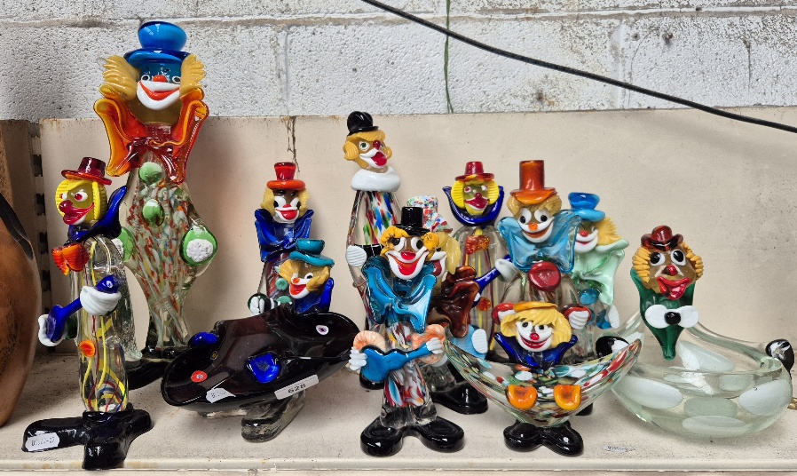 A collection of 11 Murano glass clown ornaments.Condition:- some ...