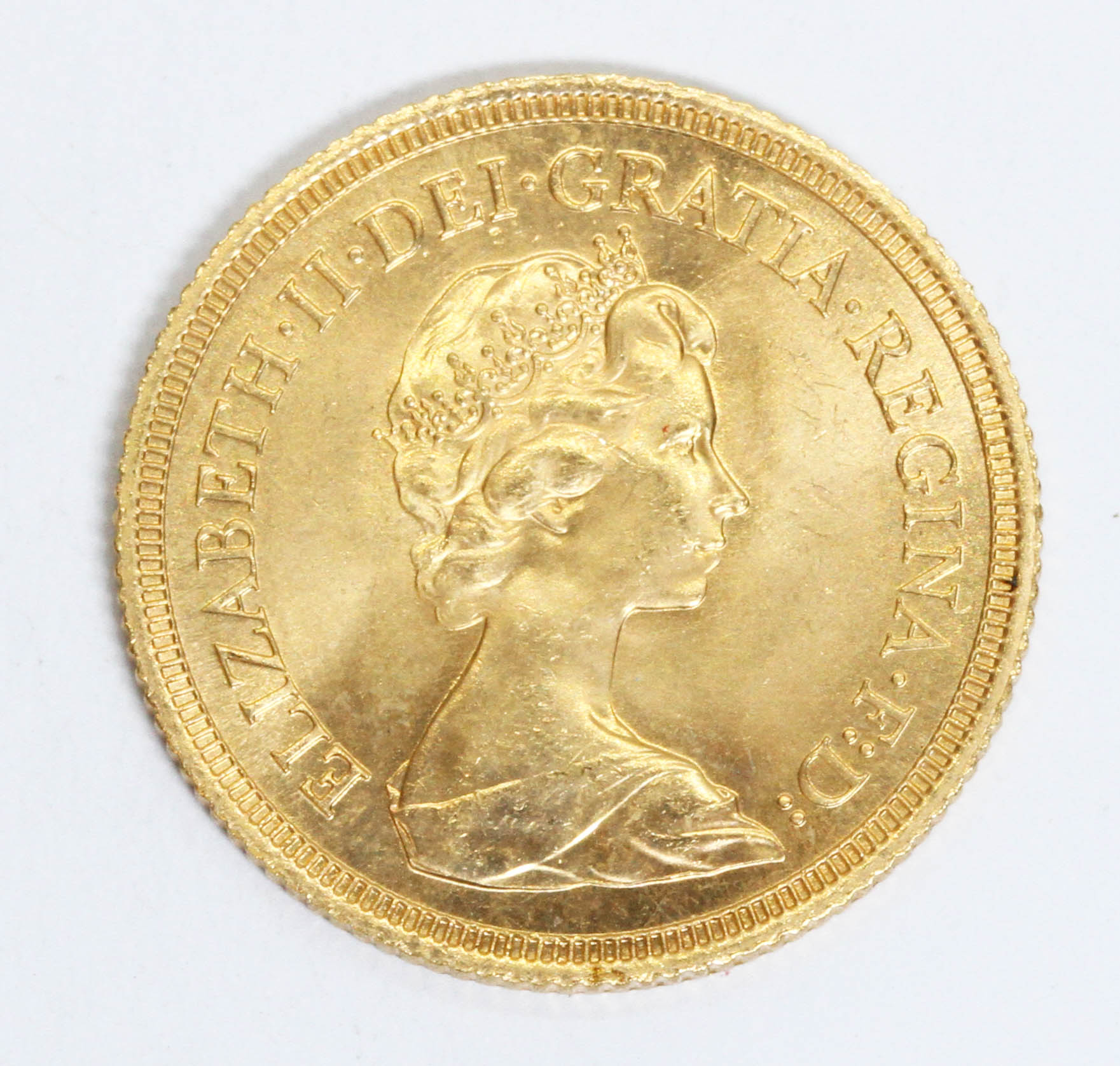 Elizabeth II (1952-2022), sovereign, 1976, bare head right, St George ...