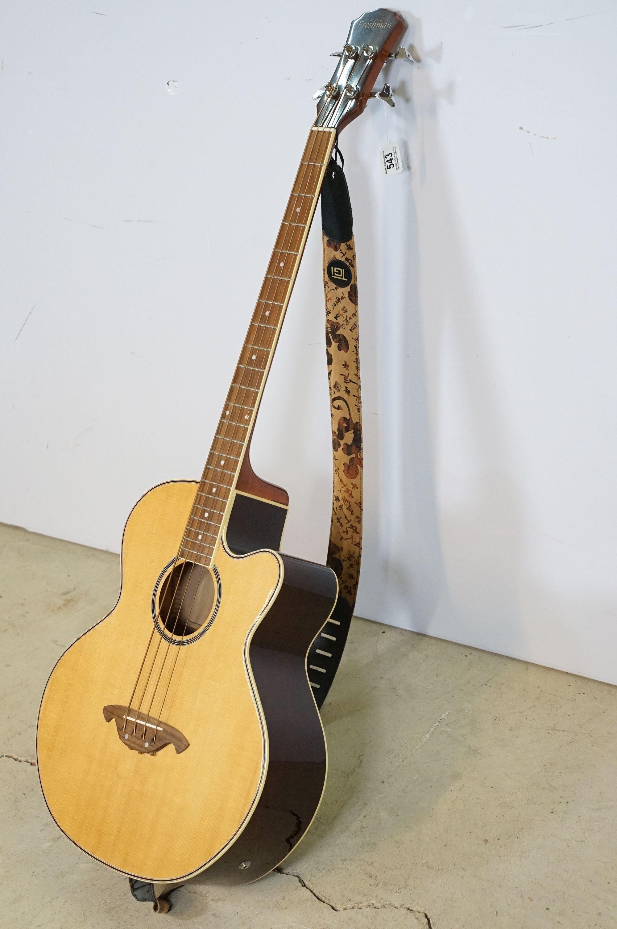 Freshman electric-acoustic bass guitar, model no. FA1BN, L 120cm