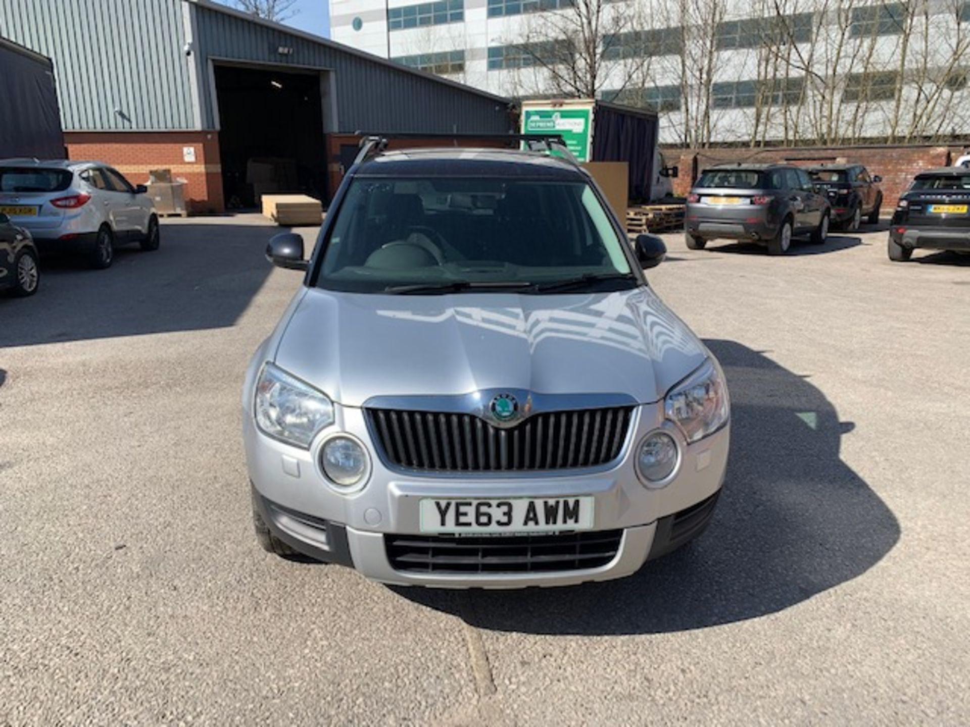 YE63 AWM SKODA YETI ADVENTURE TDI CR 4X4 2 X KEYS LOGBOOK CENTRAL ...
