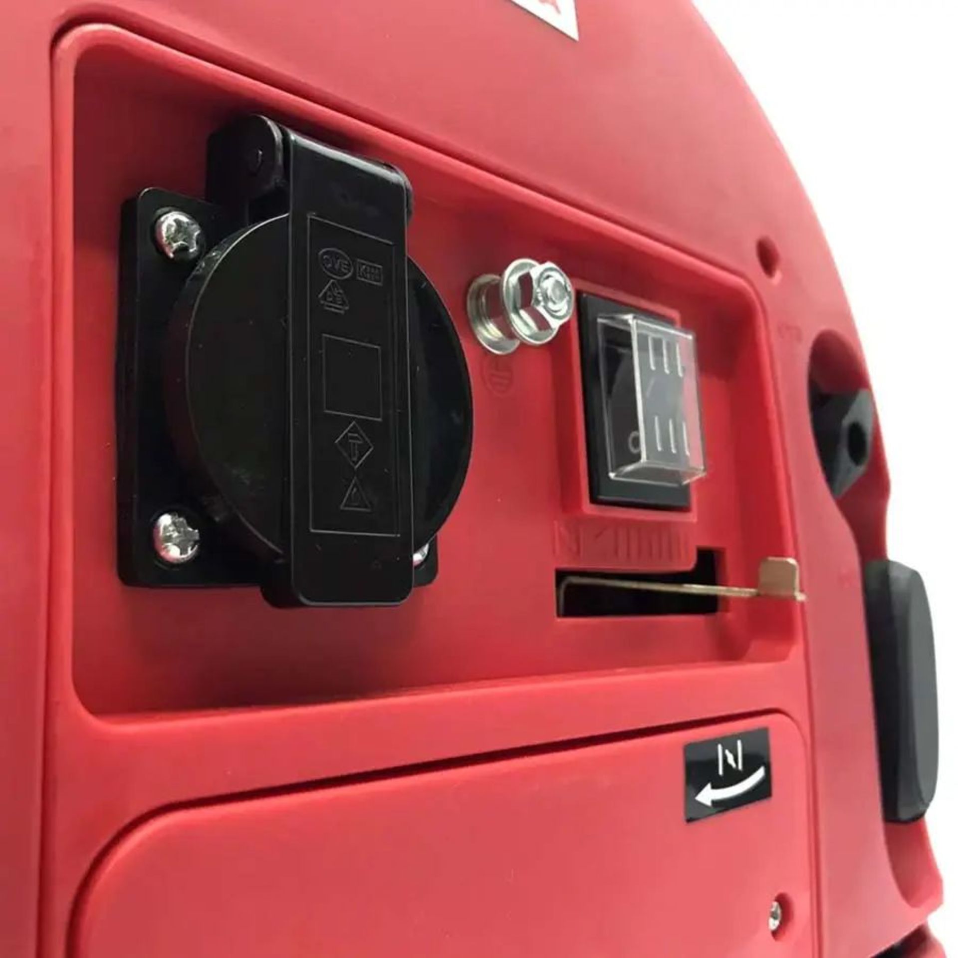 NEW & BOXED POWERTECH PT2000 2000w Gasoline Generator. RRP £399. 2000w ...