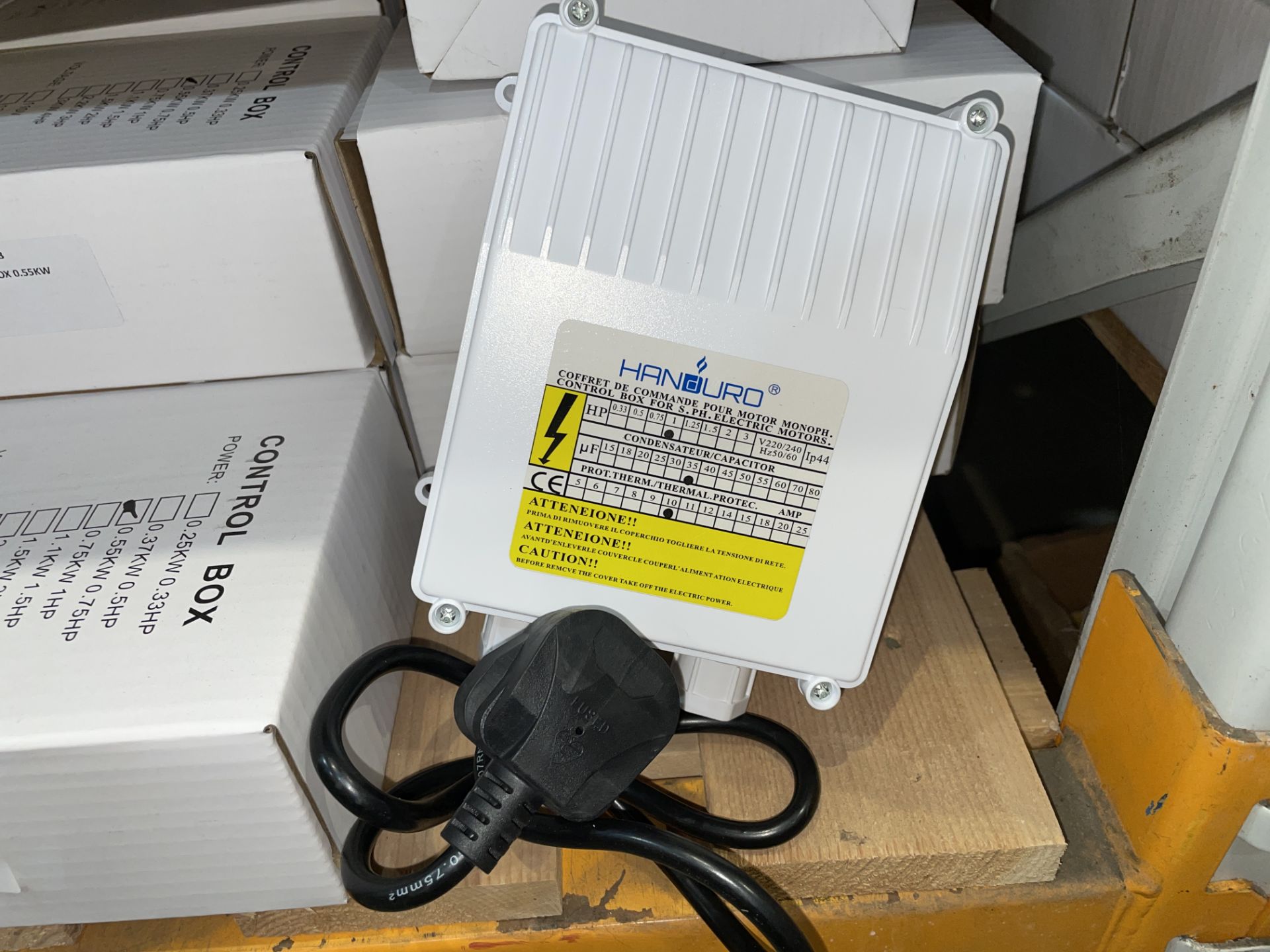 BRAND NEW HANDURO CONTROL BOX. 0.37KW, 0.5HP, 230V, 50HZ (LOC: 7.6-BB45)