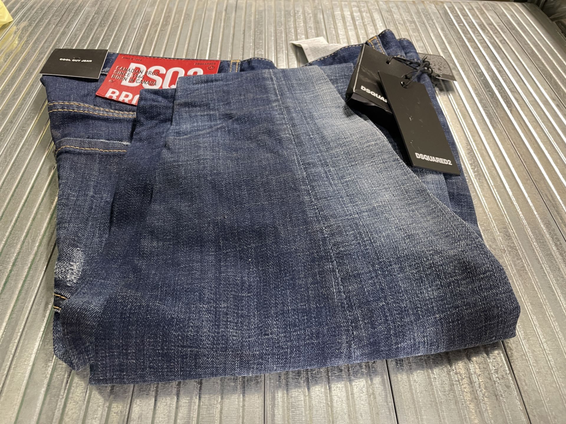 BRAND NEW PAIR OF DSQUARED COOL GUYS JEANS SIZE 48 RRP £265 (LOC: s/r ...