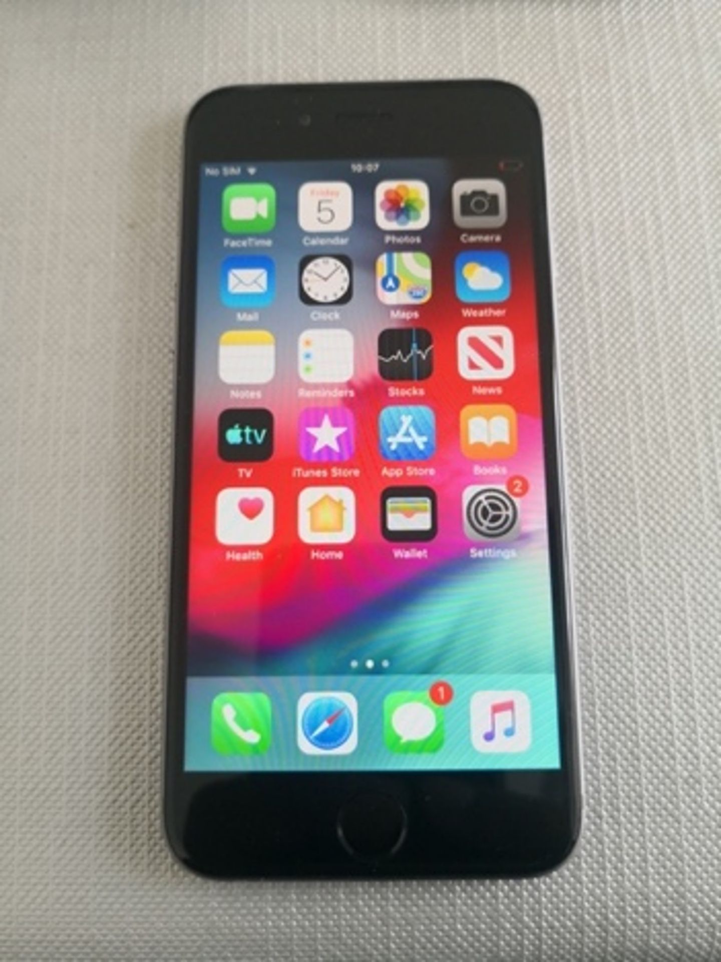 BOXED APPLE IPHONE 64GB STORAGE (COLOUR MAY VARY)