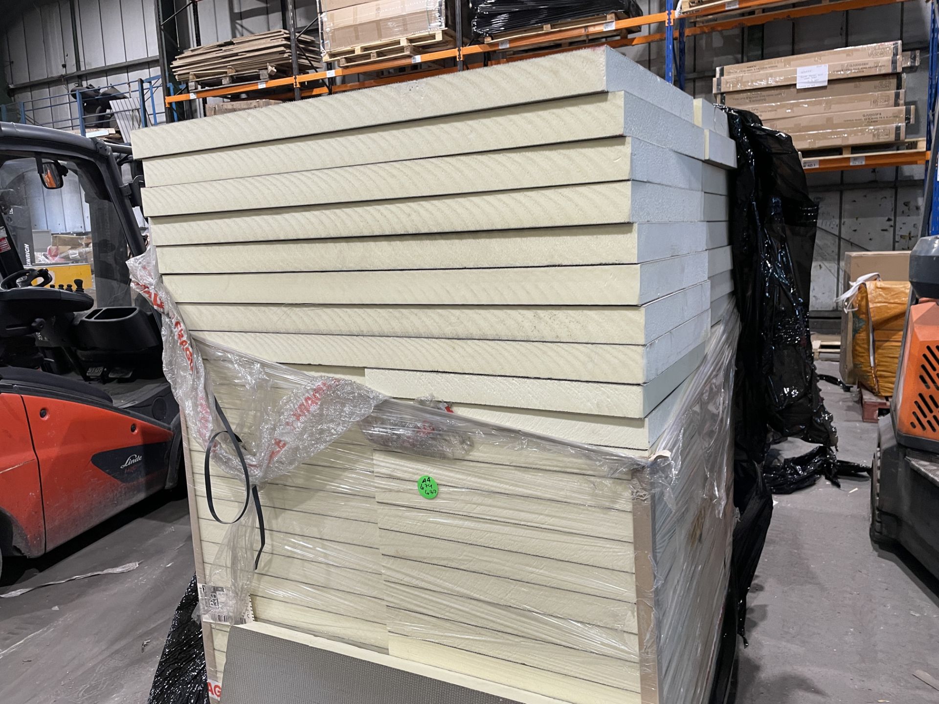 6 X BRAND NEW THERMAL CONSTRUCTION BOARDS 120 X 60 X 8CM (LOC: 23.8-AA481)