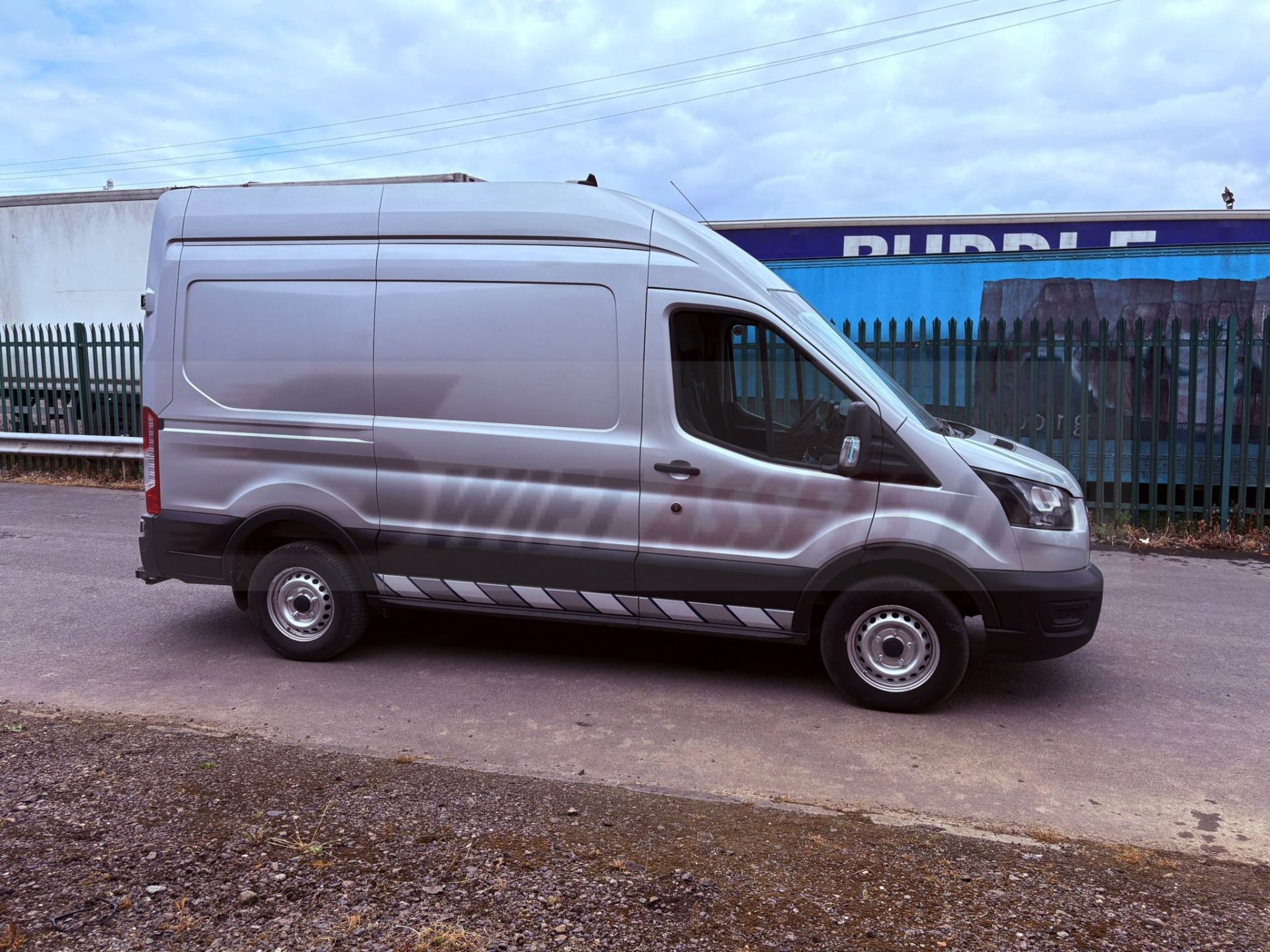 FORD TRANSIT 130 T350 MEDIUM WHEEL BASE HI-ROOF (2020-EURO 6) 2.0 TDCI ...