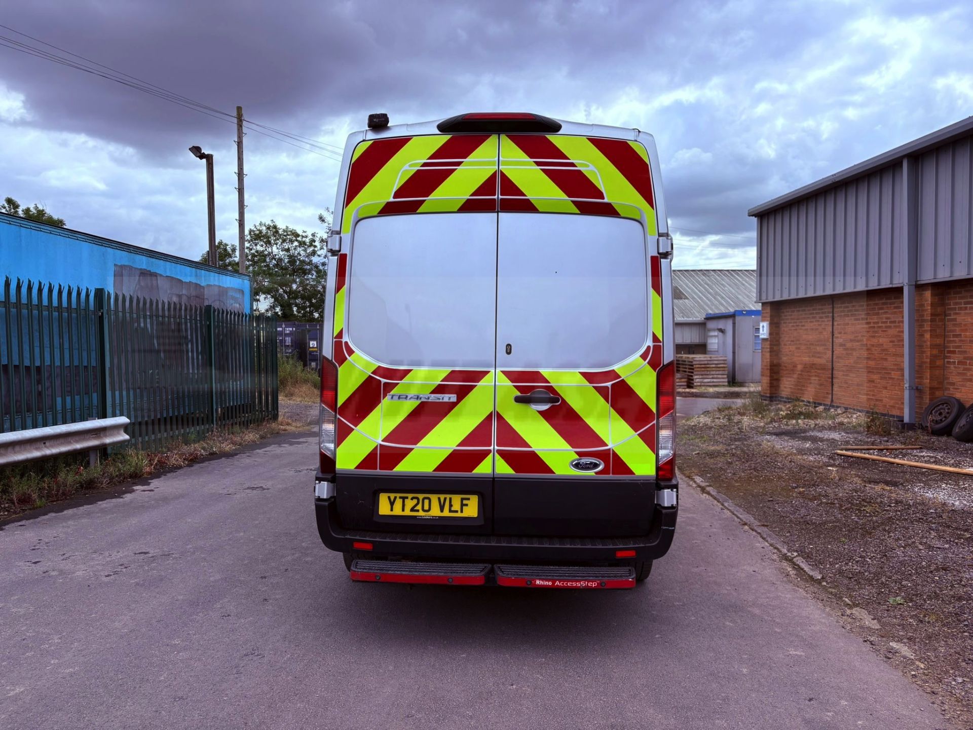 FORD TRANSIT 130 T350 MEDIUM WHEEL BASE HI-ROOF (2020-EURO 6) 2.0 TDCI ...
