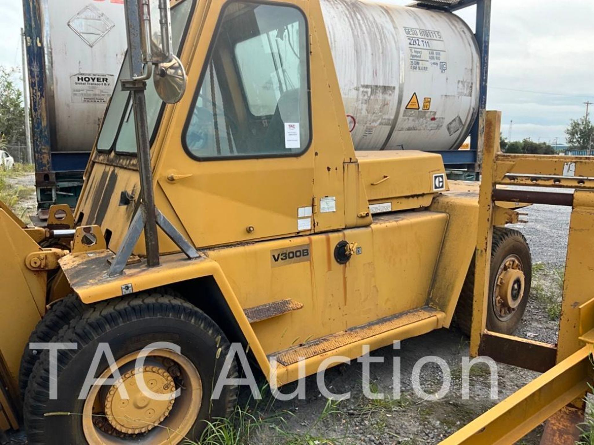 Caterpillar V300B 30,000lb Fork Lift Location: Near Charleston, SC ...