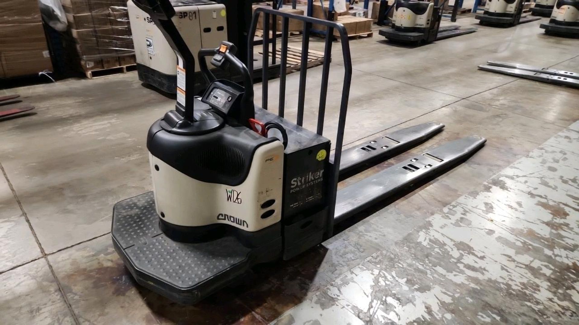 Crown Electric Rider Pallet Jack, mod. PE-4500-80, ser. 10046385, 24 V ...