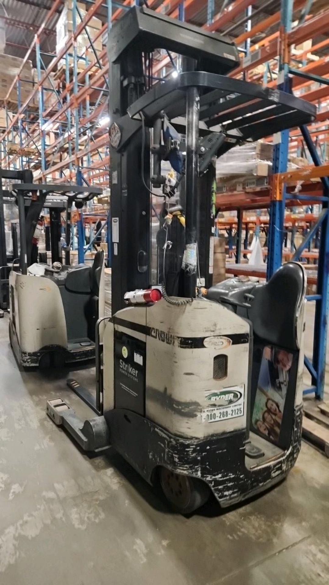 Crown Three stage mast forklift, mod. RD5725-30, ser. 1A371813, 36V ...