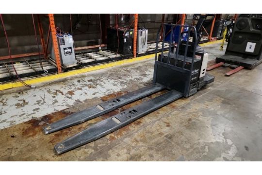 Crown Electric Rider Pallet Jack, mod. PE-4500-80, ser. 10046385, 24 V ...