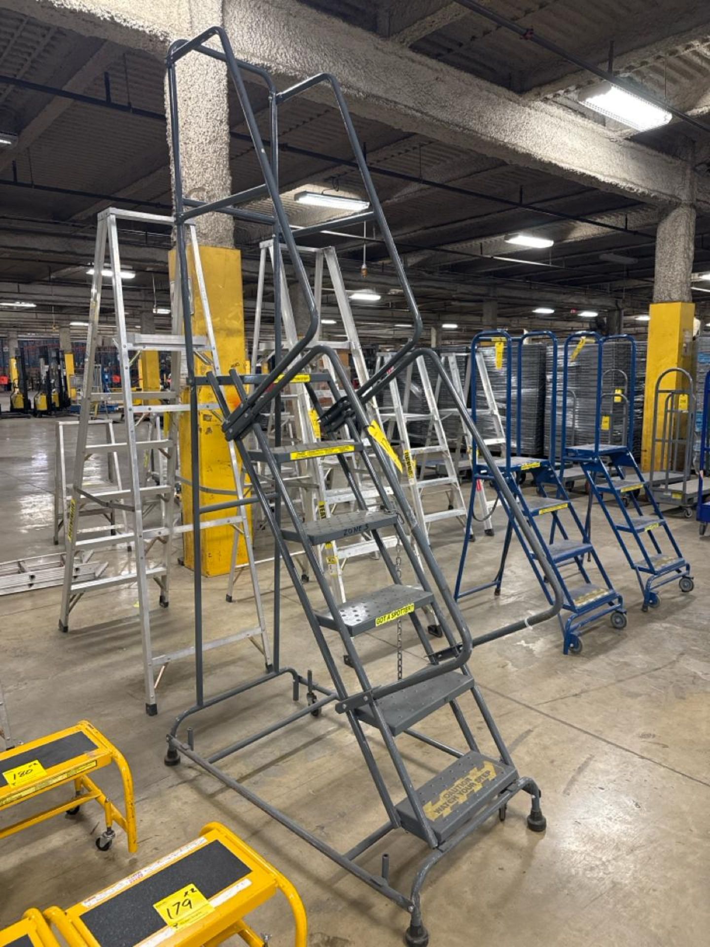 Ballymore warehouse ladder, 5 ft.