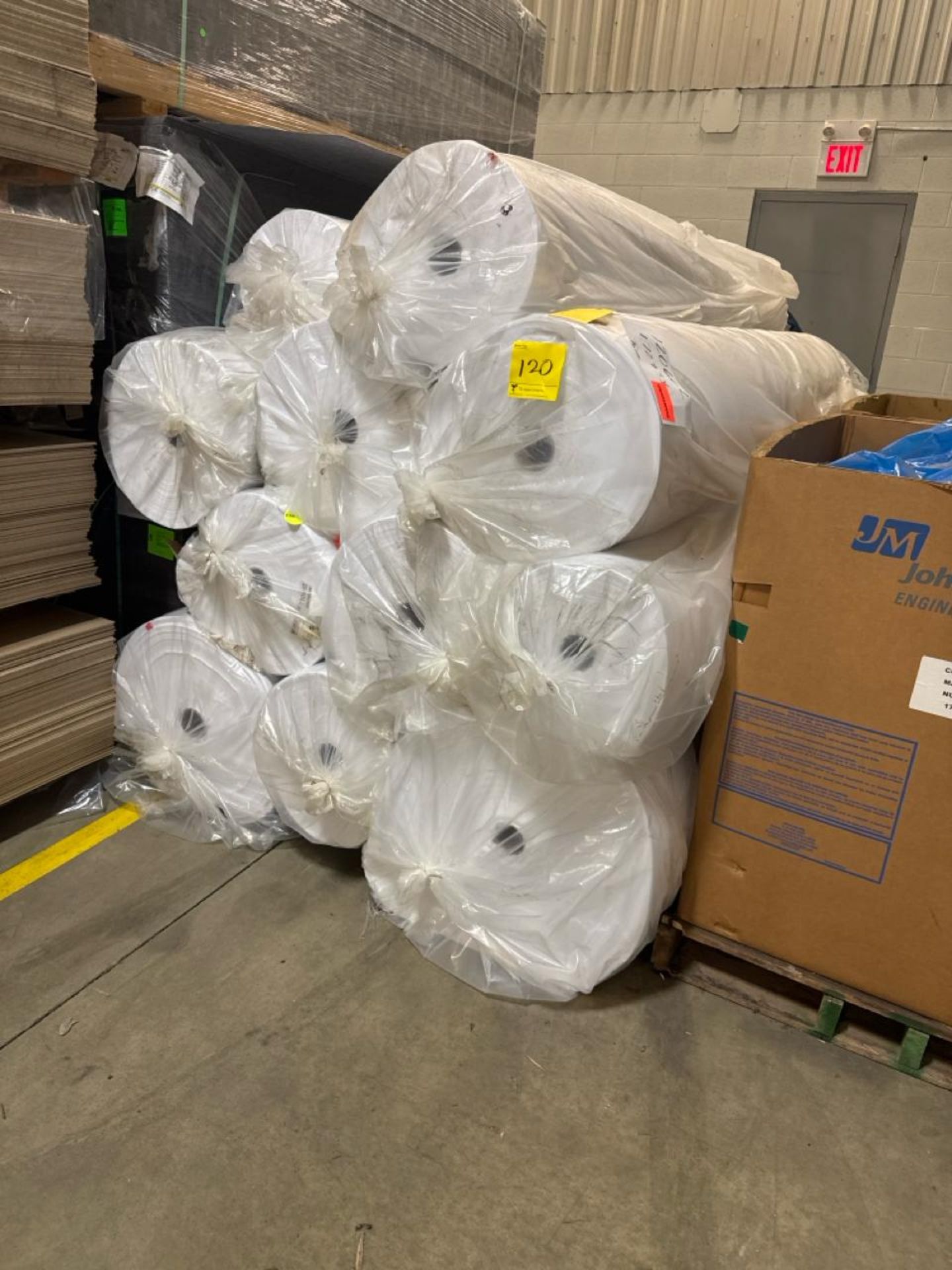(10 rolls x 4000 sq m = approx. 40000 sq m) Fitesa film, mod. Fitesa ...