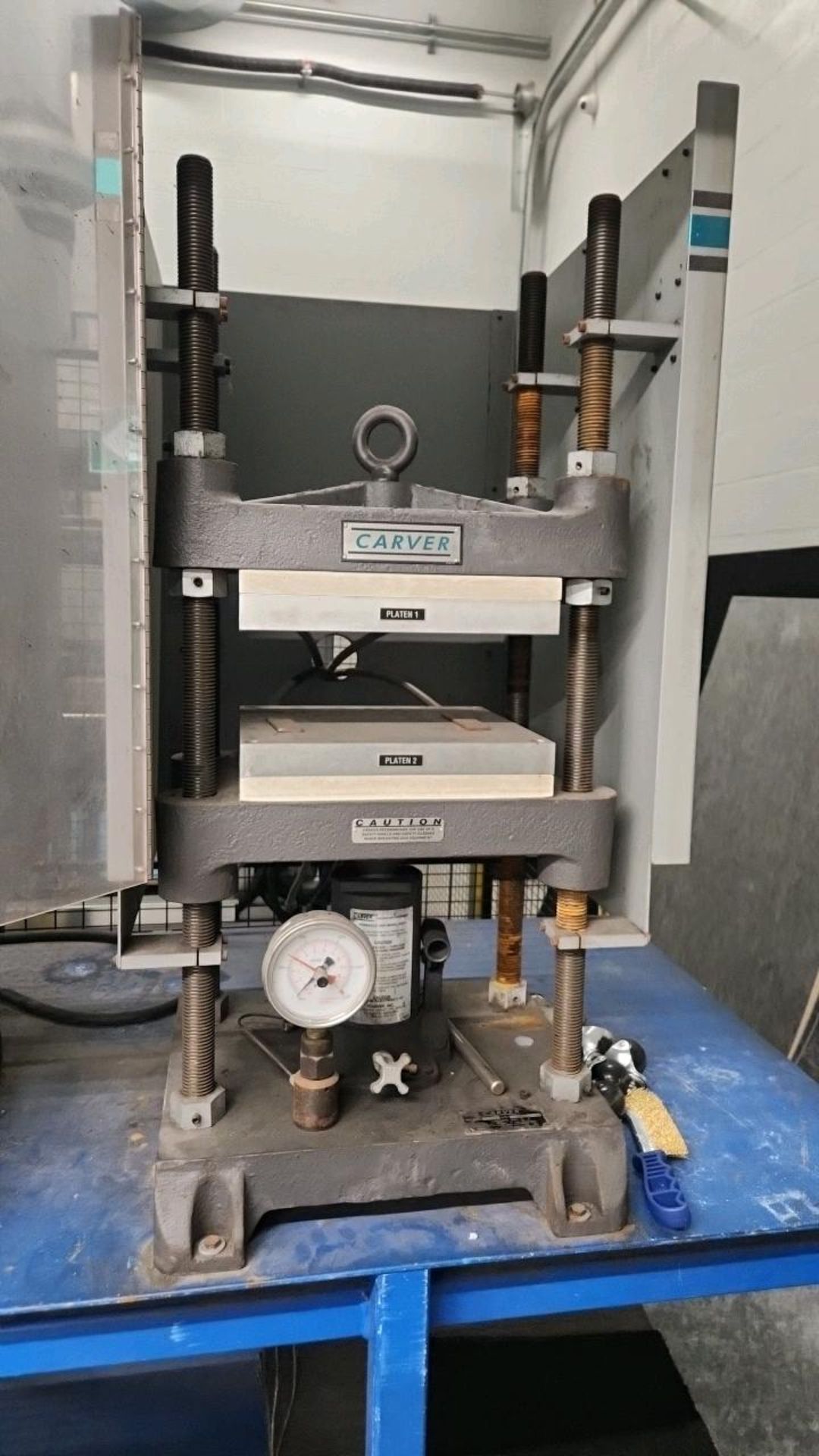 Carver press, mod. 3969, s/n 385
