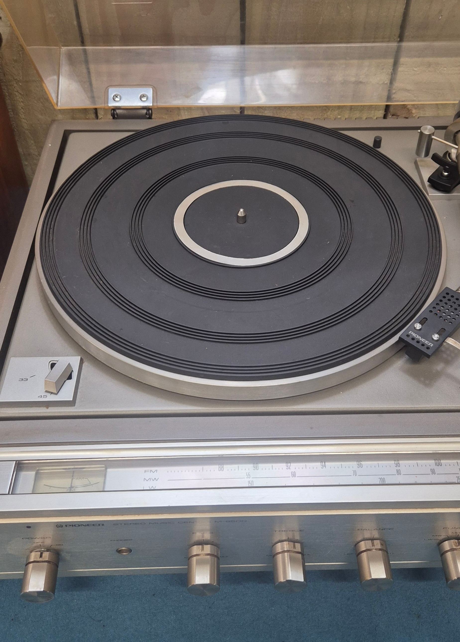 Pioneer M-6500 Stereo Music Centre Along With Solavox PR30 Speakers.