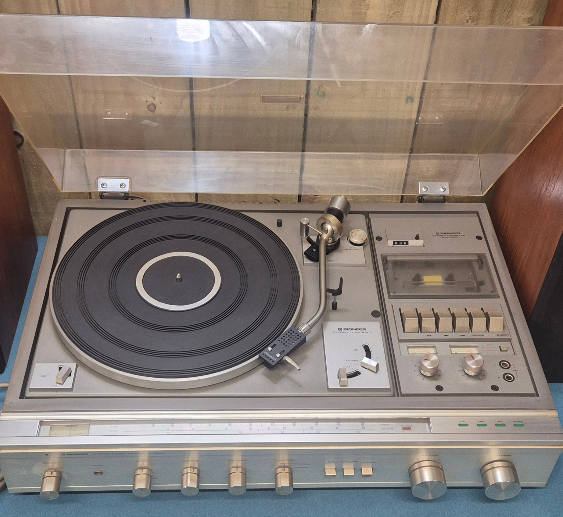 Pioneer M-6500 Stereo Music Centre Along With Solavox PR30 Speakers.