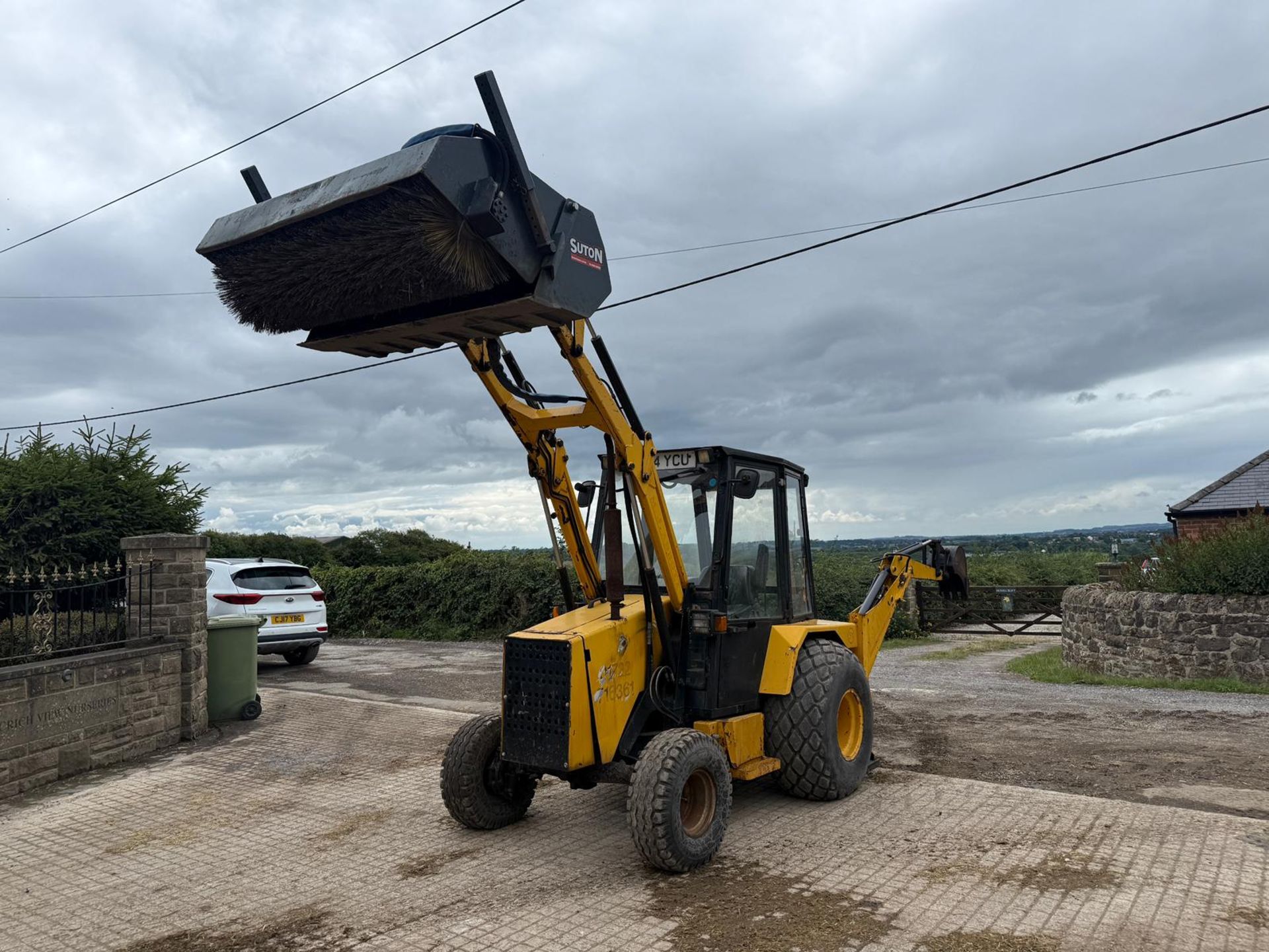 VC00050 Information from the seller: LEWIS BADGER 4WD FRONT LOADER ...