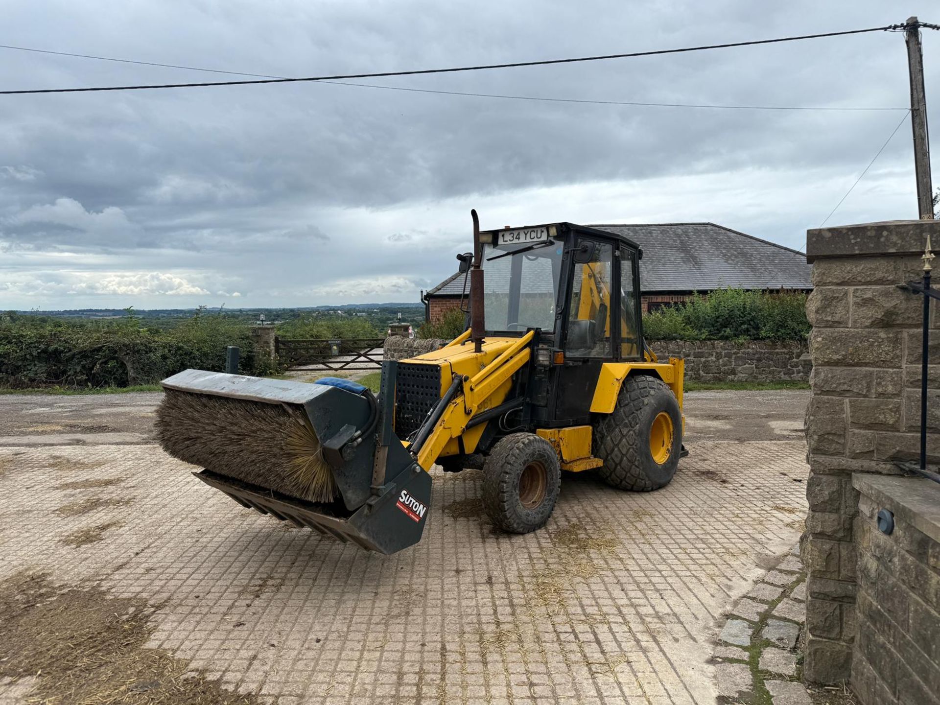 VC00050 Information from the seller: LEWIS BADGER 4WD FRONT LOADER ...