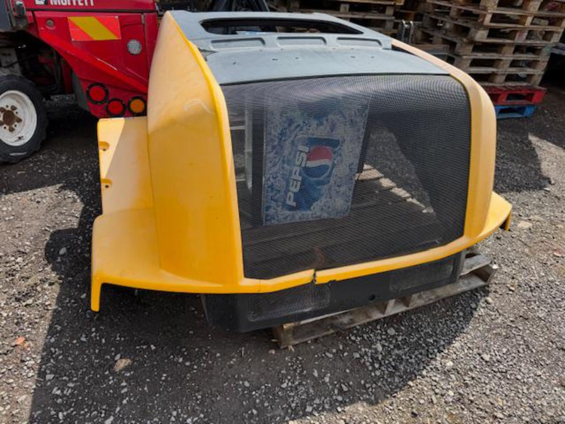 VC00017 Information from the seller: JCB Loading Shovel Engine Bonnet ...
