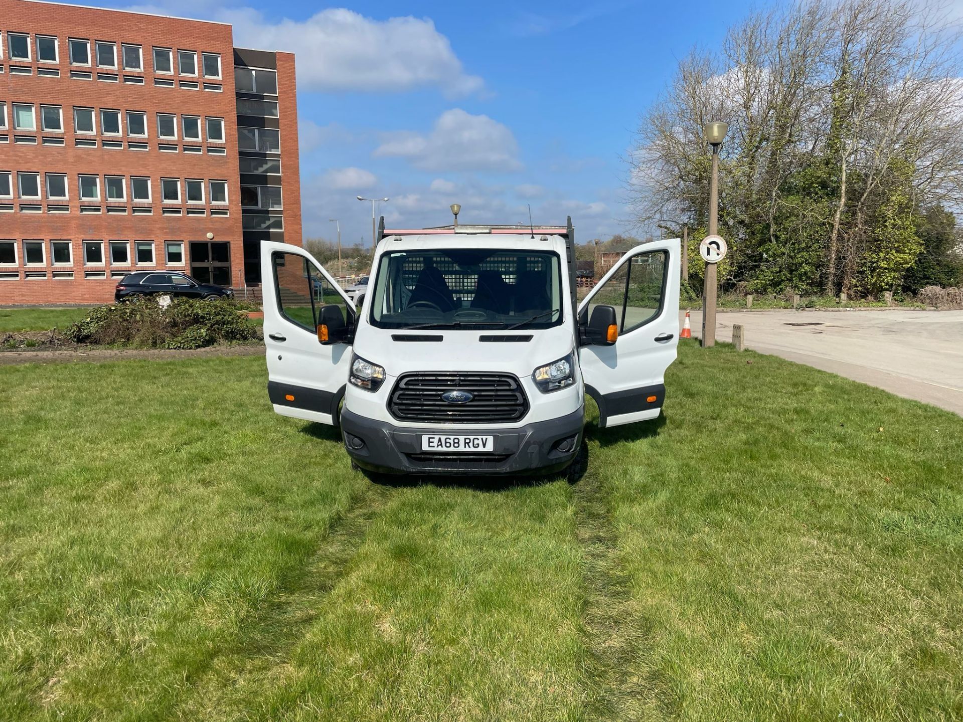VC00049 Reg: EA68 RGV Information from the seller: 68 2018 Ford Transit ...