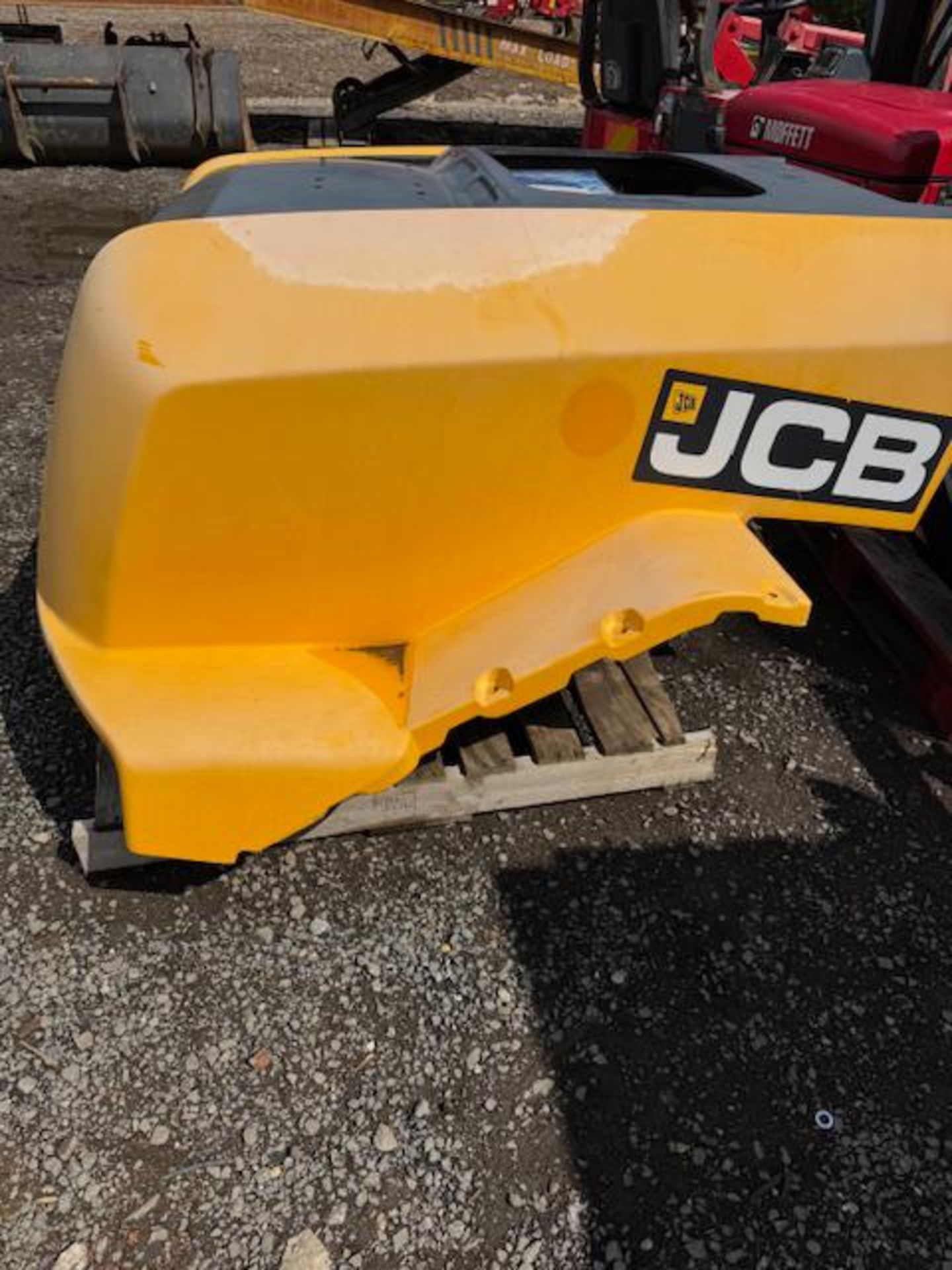 VC00017 Information from the seller: JCB Loading Shovel Engine Bonnet ...