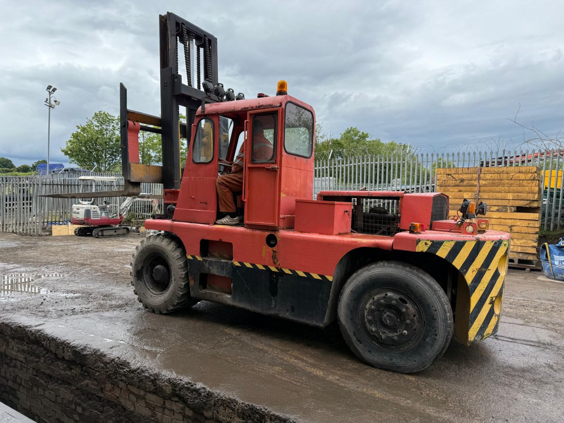 VC00046 Information from the seller: BOSS B2012 12 TON DIESEL FORKLIFT ...