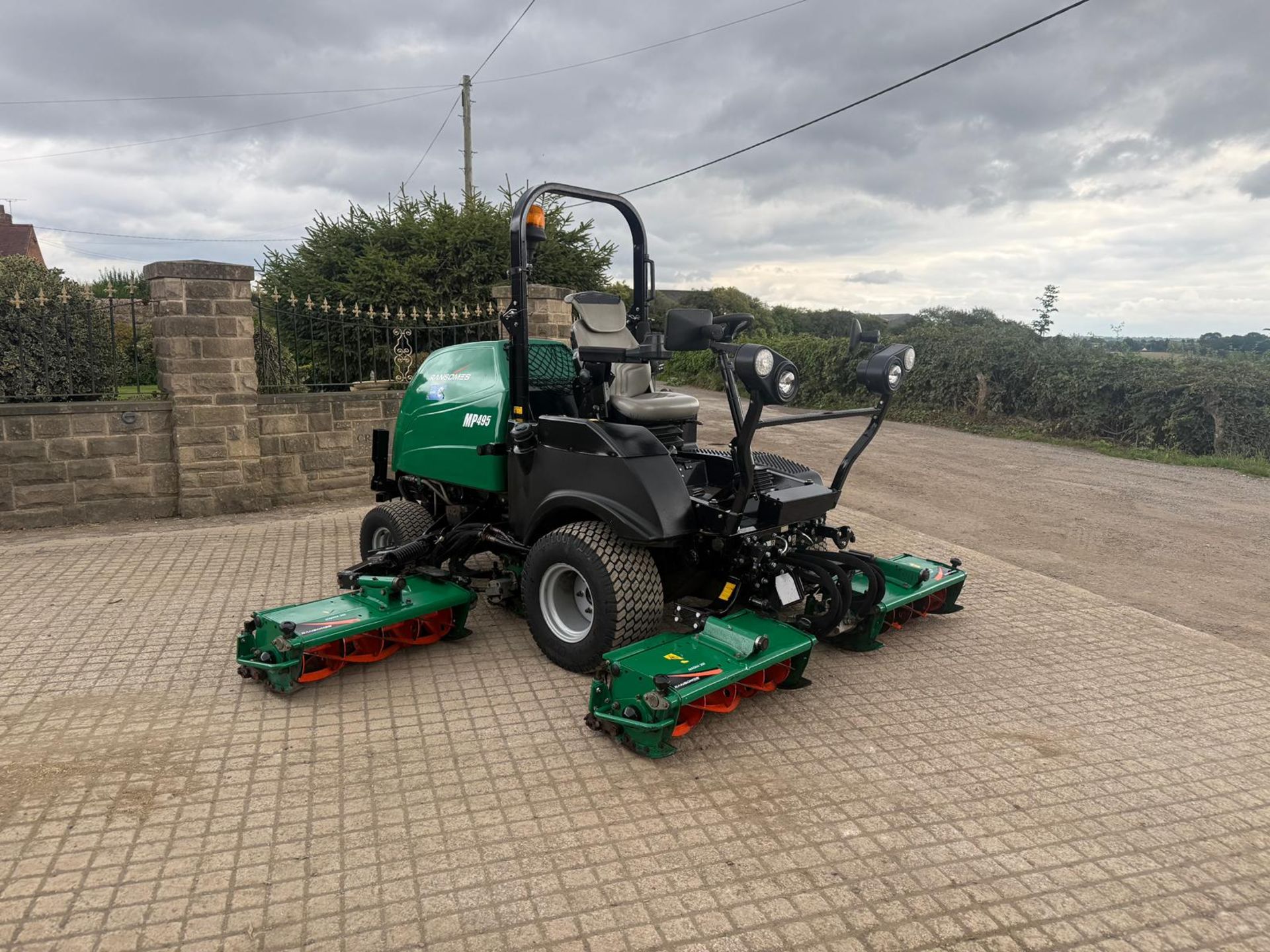 VC00050 Information from the seller: 2017 RANSOMES MP495 4WD 5 GANG ...