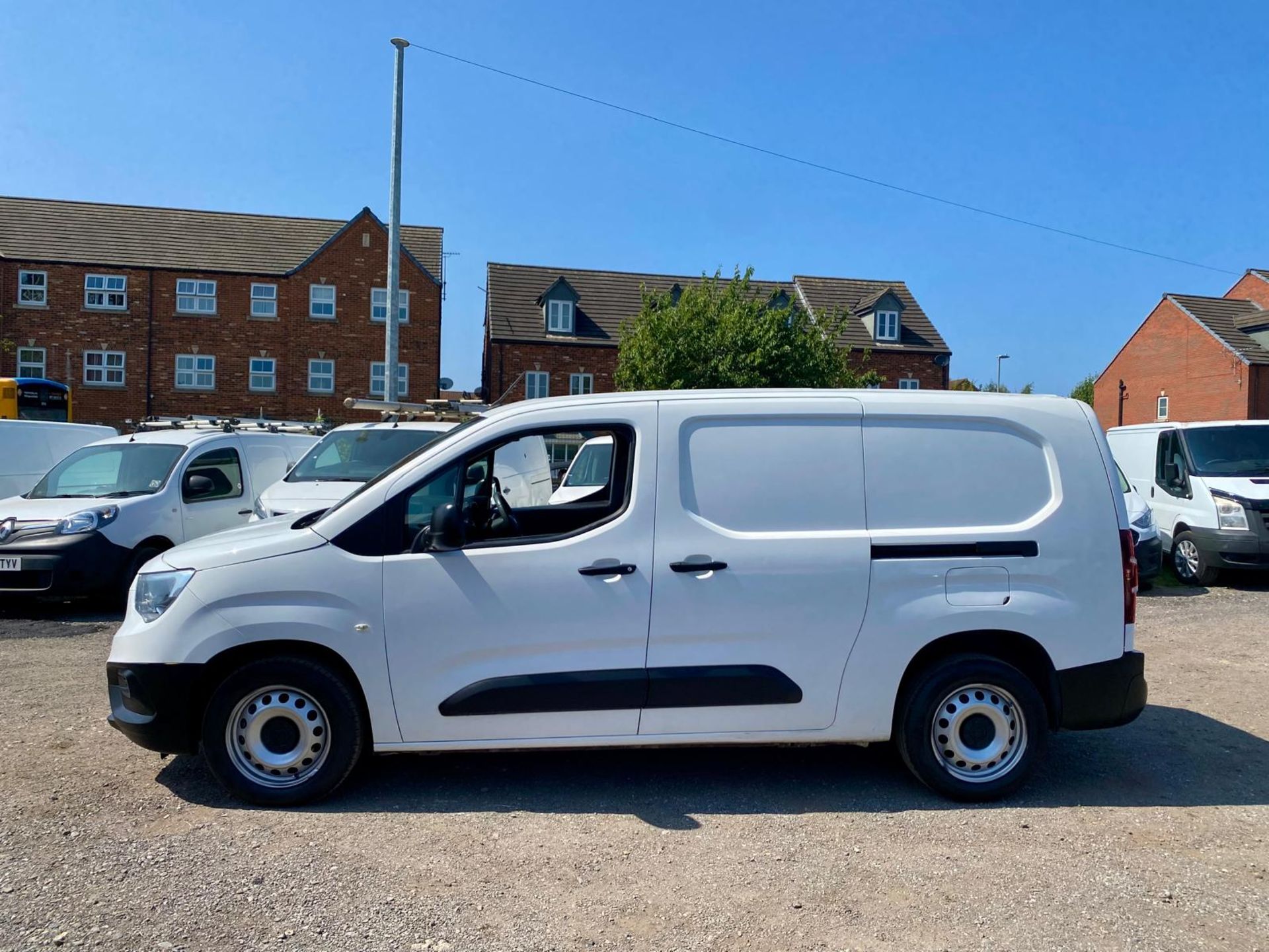 VC00068 Reg: DS21 HCF Information from the seller: 2021 VAUXHALL COMBO ...