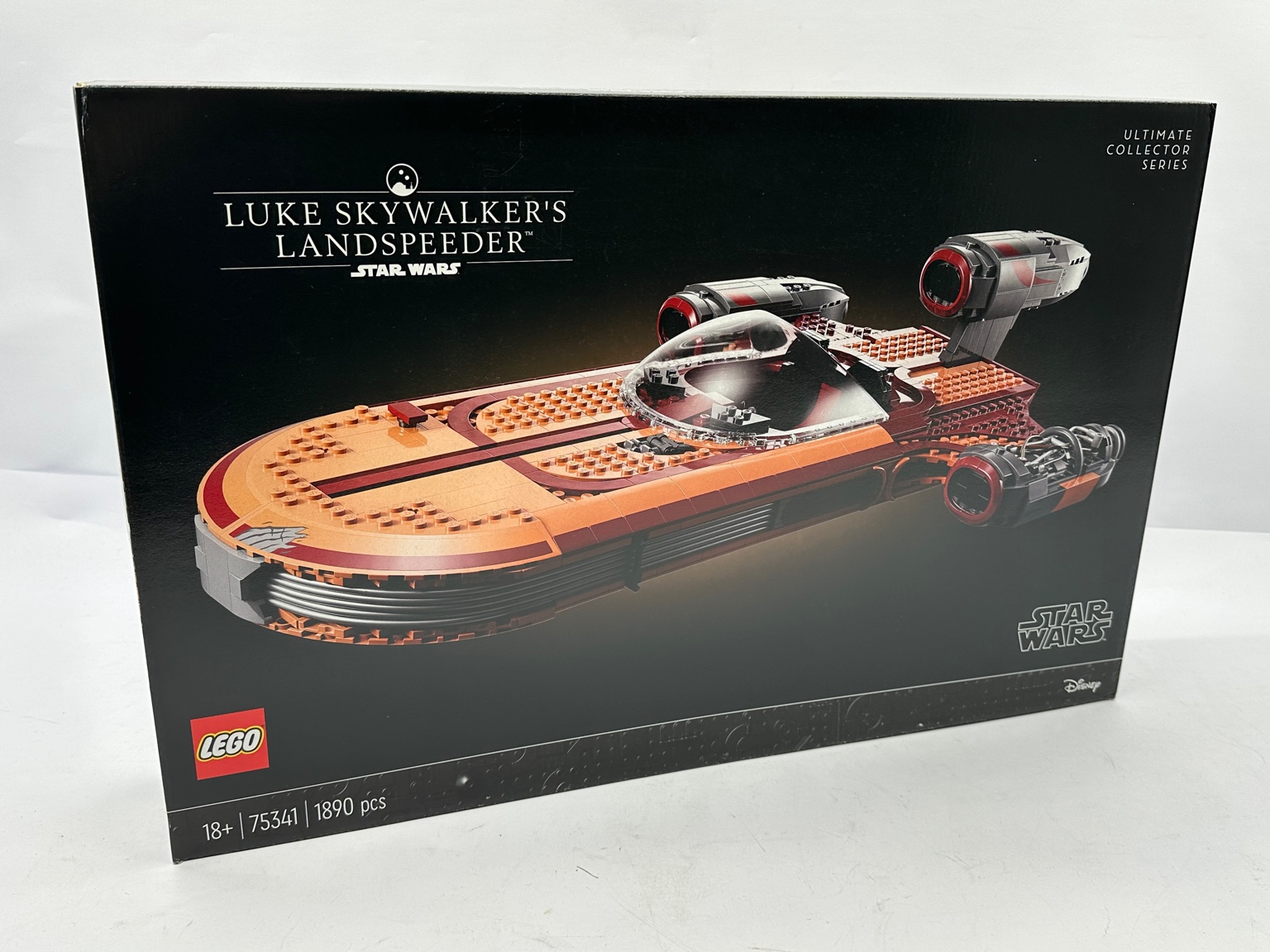 LEGO Star Wars Ultimate Collector Series Luke Skywalker's Landspeeder ...