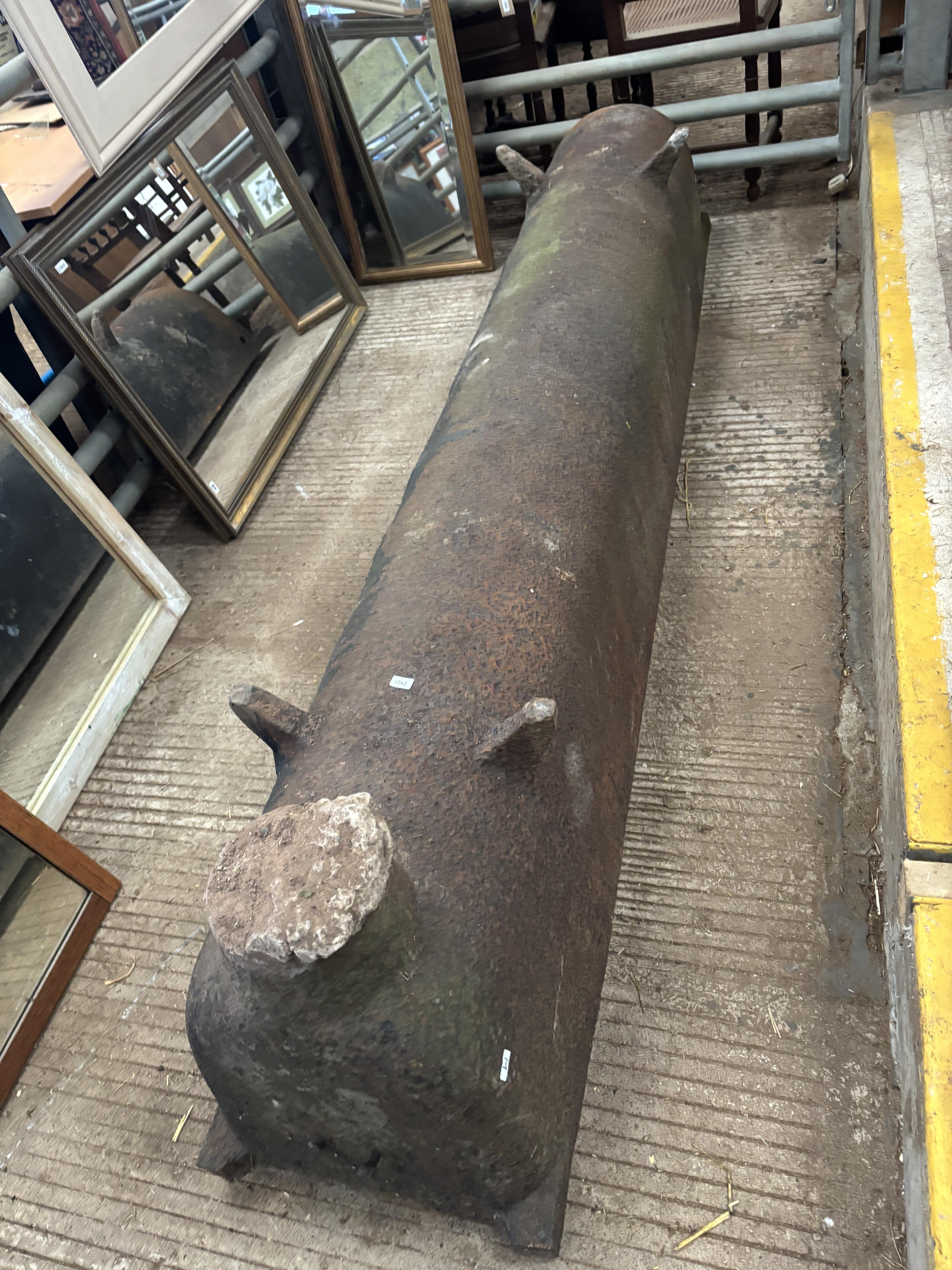 LARGE CAST IRON TROUGH ON 4 LEGS. 250x43CM