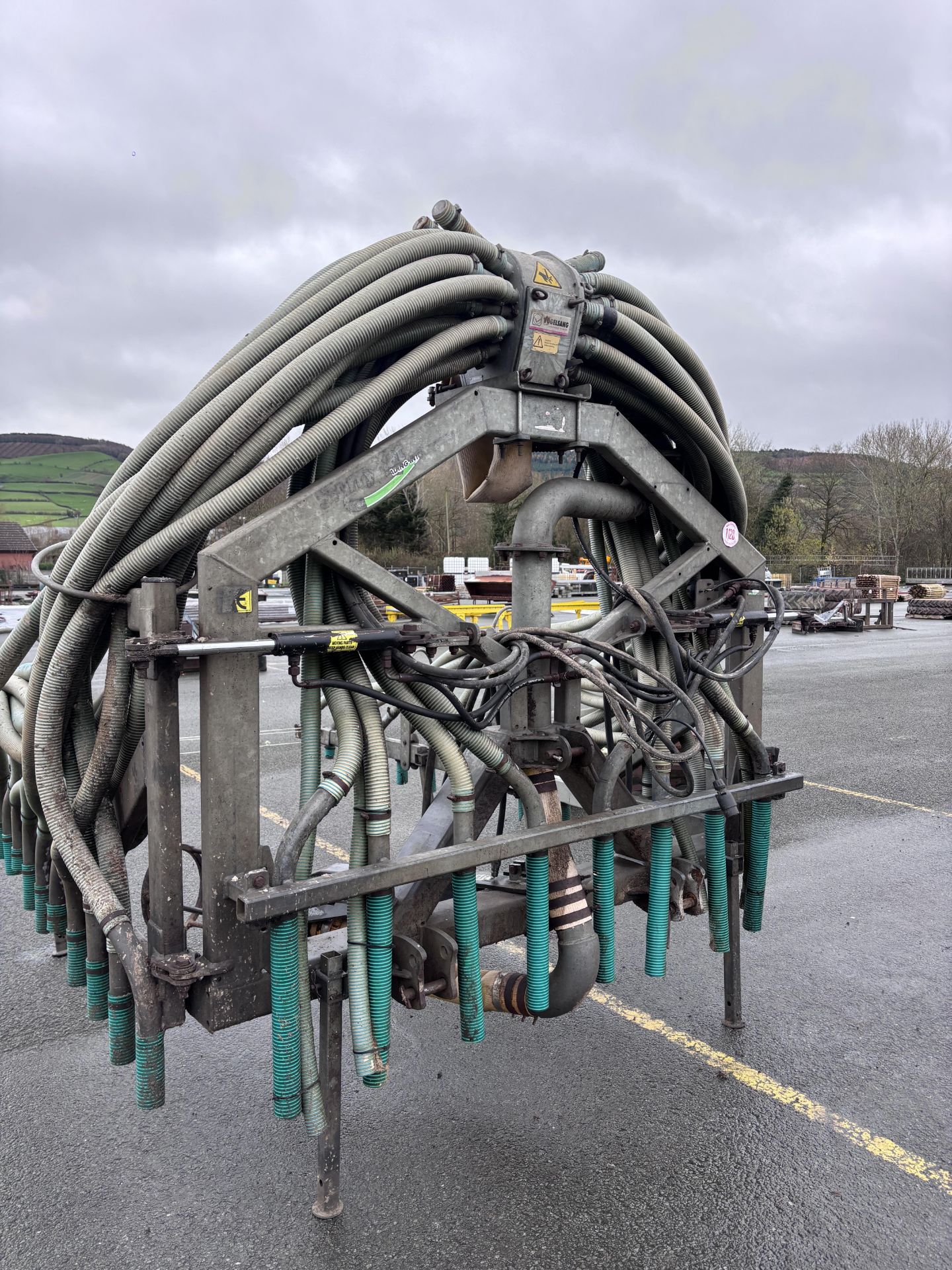 SLURRY CAT 9m DRIBBLE BAR. (IWO)