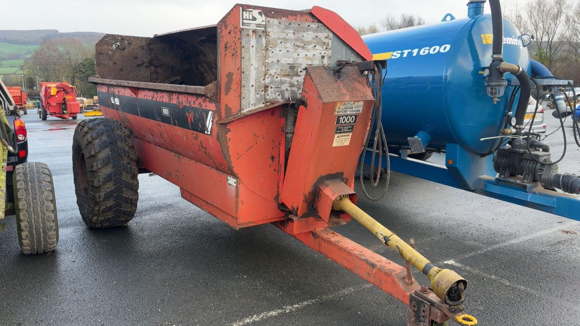 HI SPEC 1000 MANURE SPREADER
