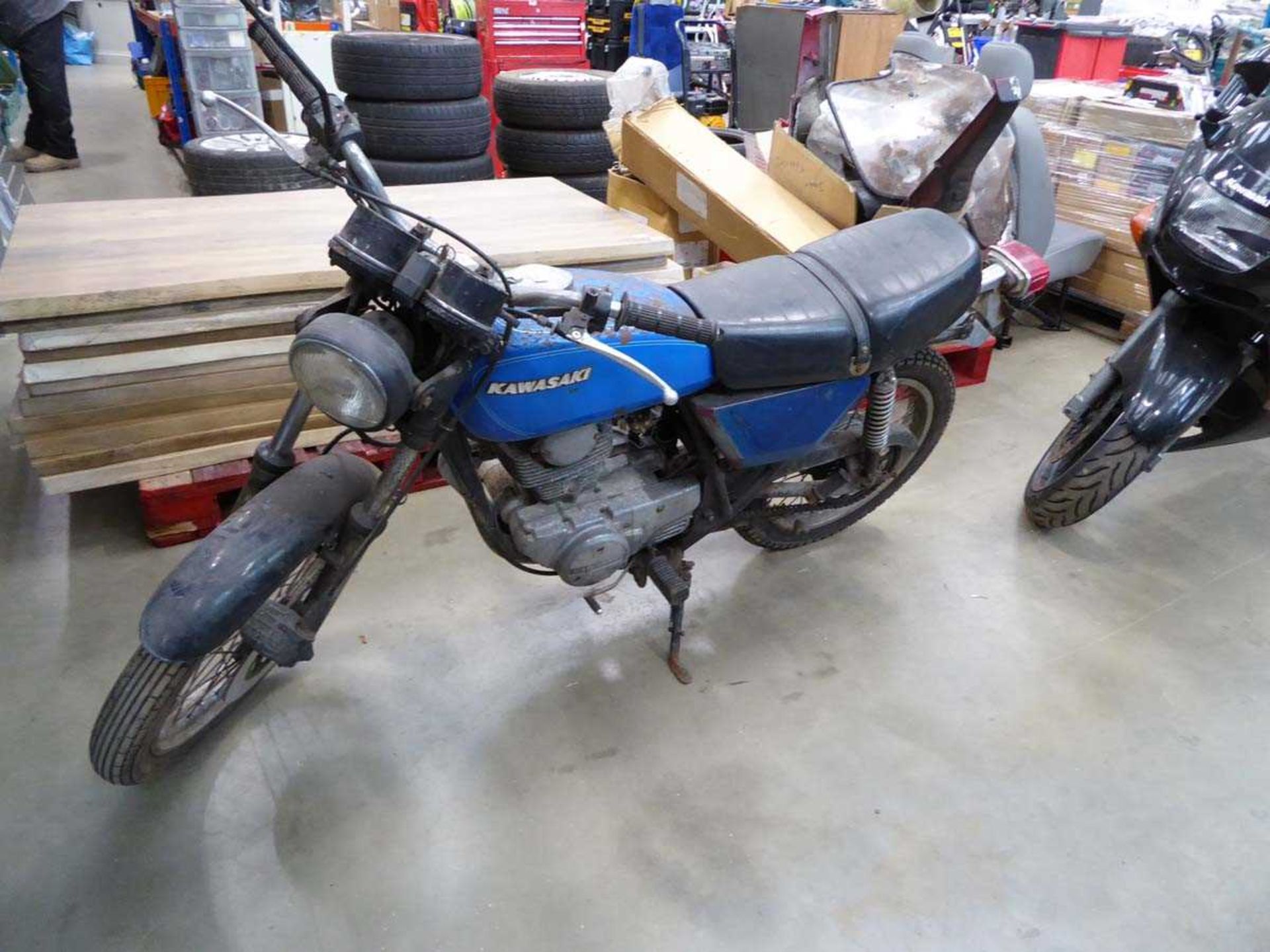 Kawasaki Z 200 motorcycle