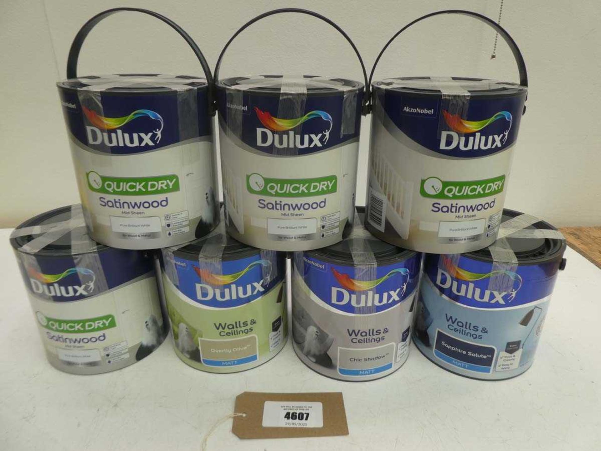 +VAT 4 x 2.5L Dulux Quick dry Satinwood paint and 3 x 2.5L Dulux Walls ...