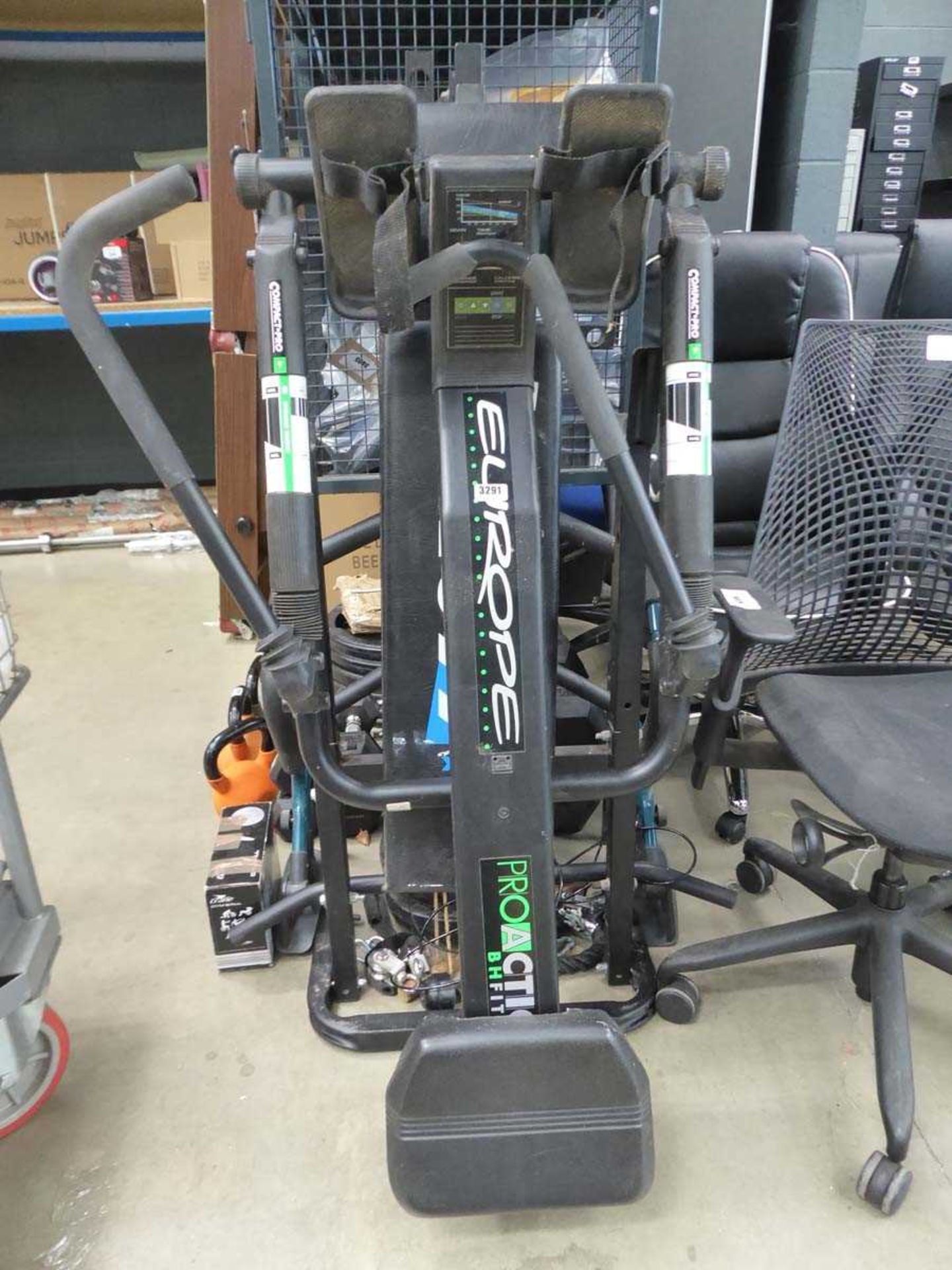 Compact Pro rowing machine, Ab trainer, quantity of weight plates ...