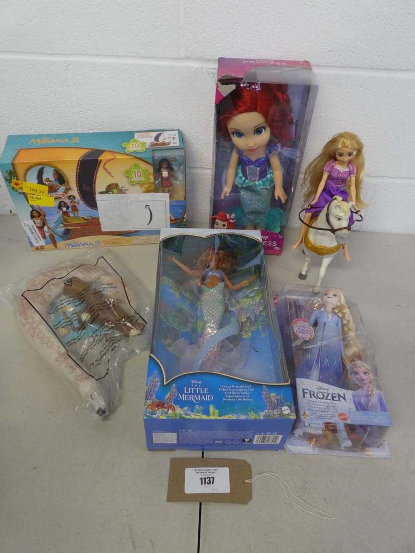 +VAT Selection of Disney dolls to include Moana 2 adventure canoe play ...