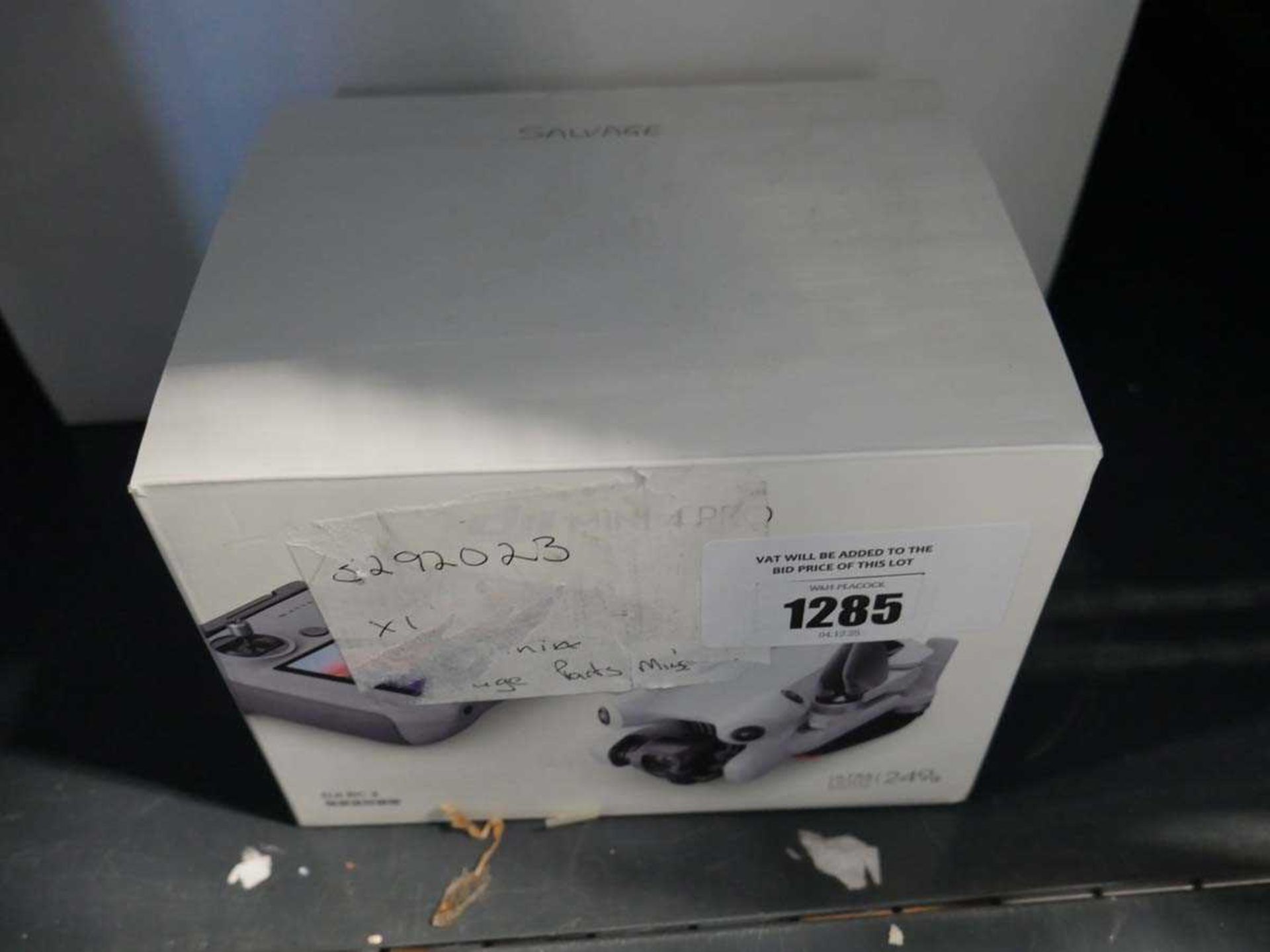 { Choice of lots: 1285 } +VAT DJI Mini 4 Pro drone, boxed