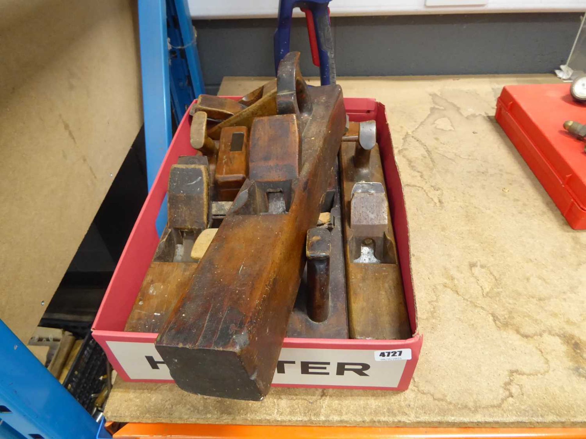 Quantity of wooden hand planes
