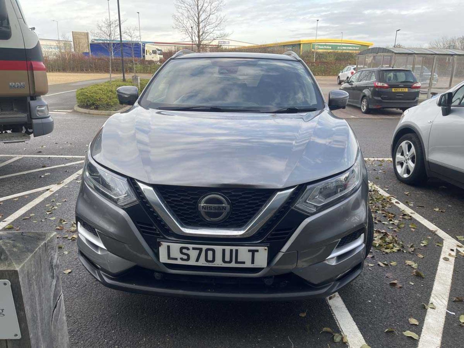 (LS70 ULT) 2020 Nissan Qashqai N-Connecta DCI in grey, 5 door hatchback ...