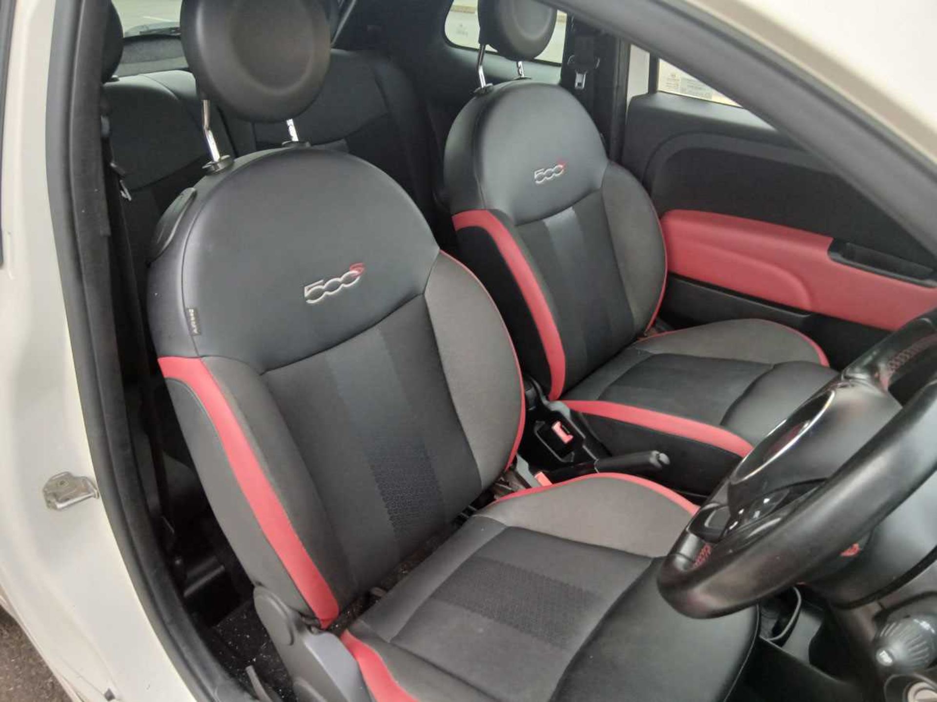 (WV65 YLG) 2015 Fiat 500 S 3-door hatchback in white, 1242cc petrol, 5 ...